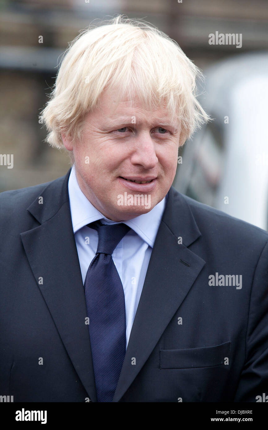 Boris johnson bus hi-res stock photography and images - Alamy