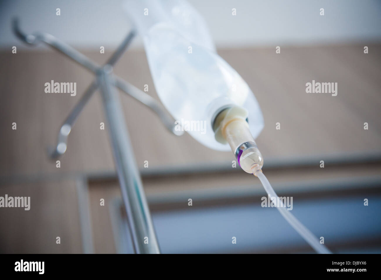 Hospital drip hi-res stock photography and images - Alamy
