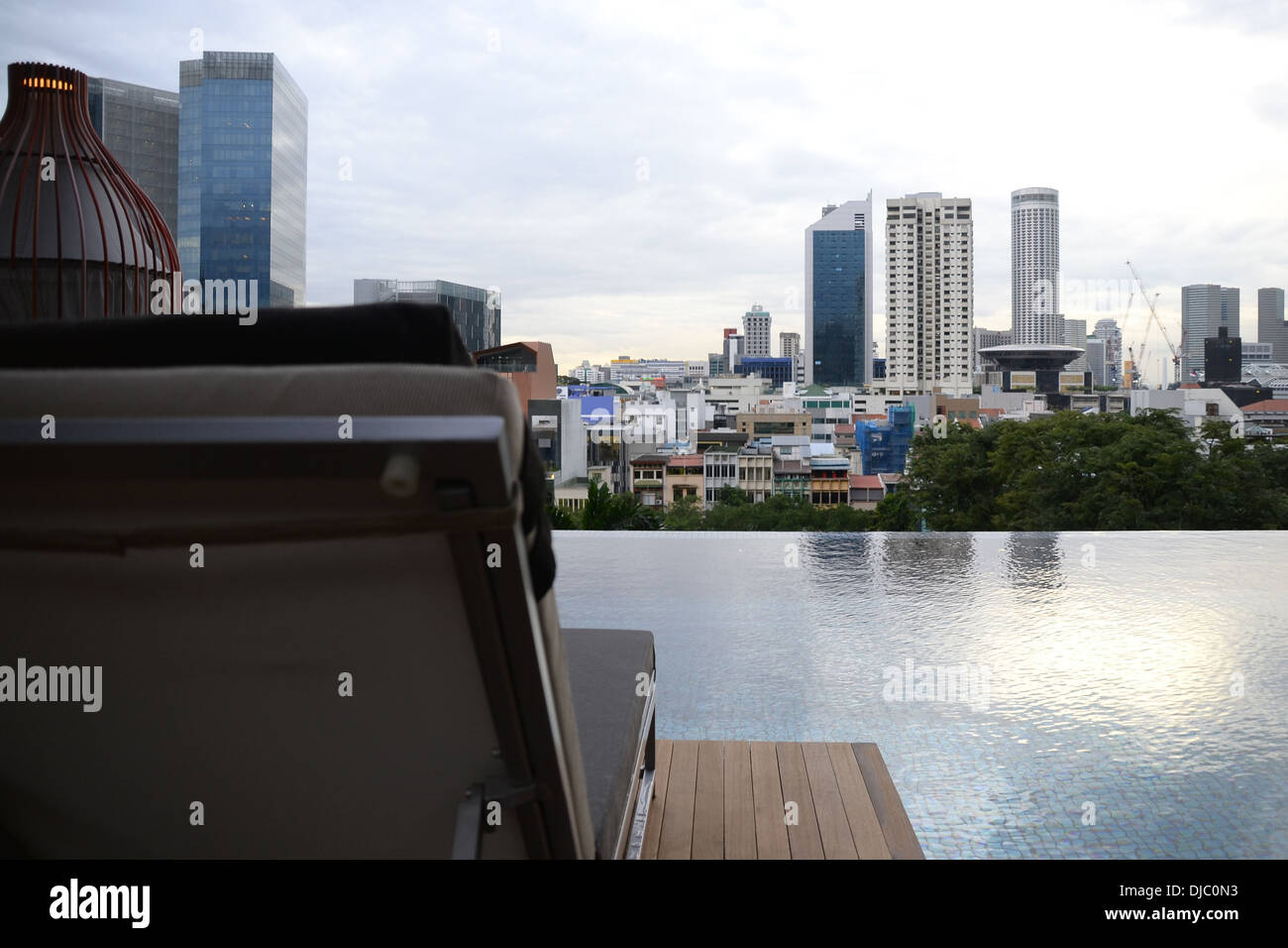 Poolside view of downtown Singapore Stock Photo - Alamy