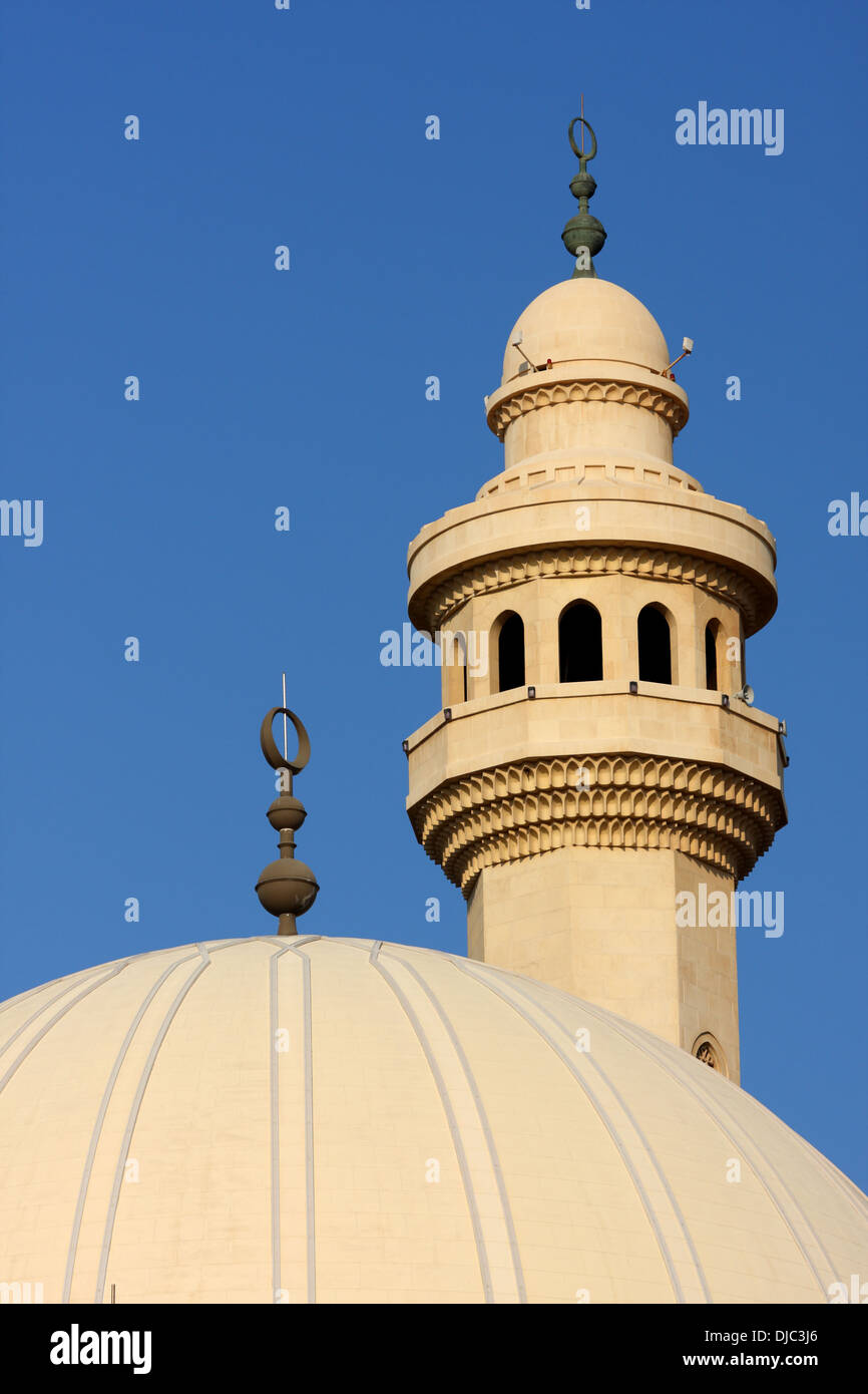 Fibreglass dome and minaret of the Al-Fatih (Great) Mosque), Juffair ...