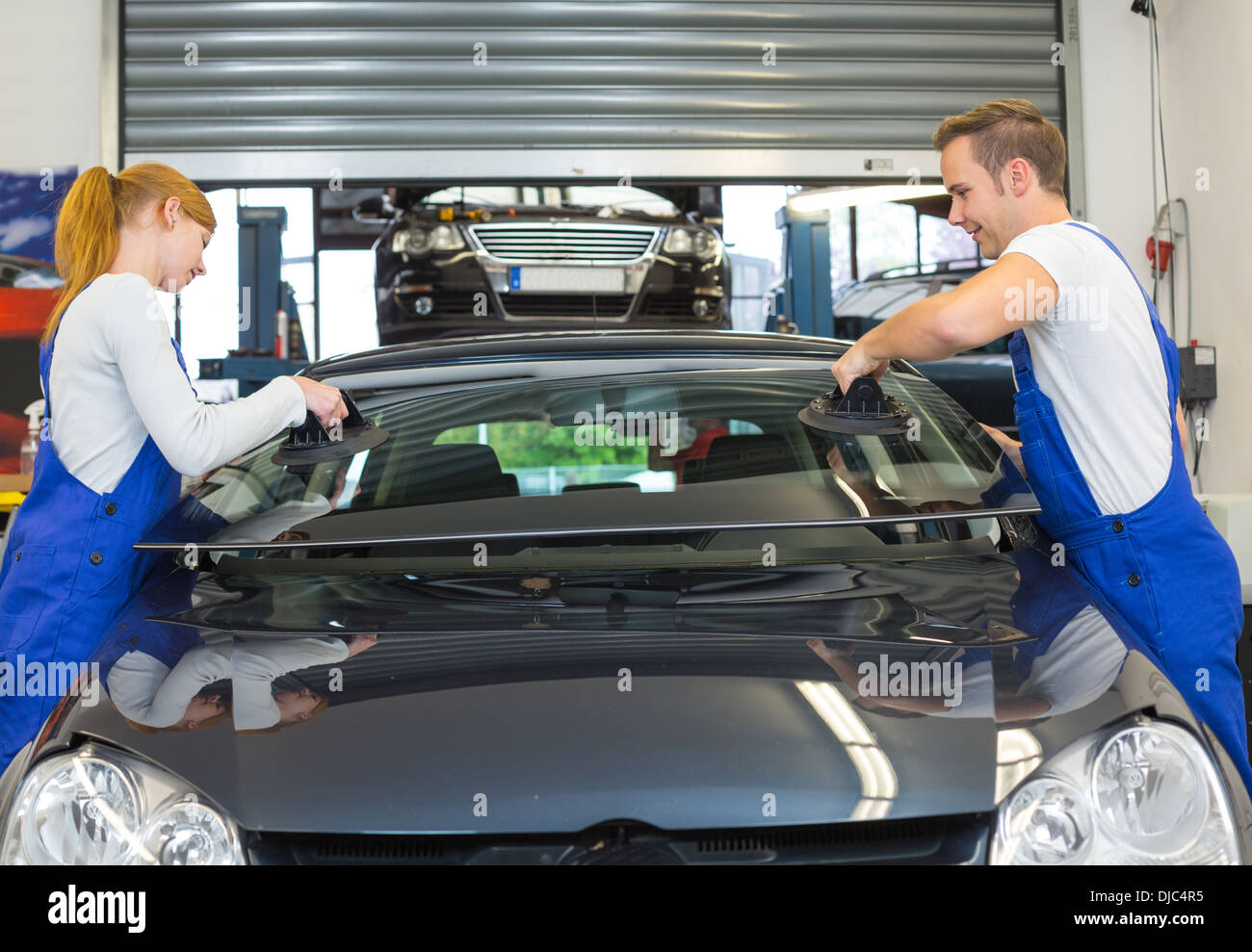 Windscreen repair hi-res stock photography and images - Alamy