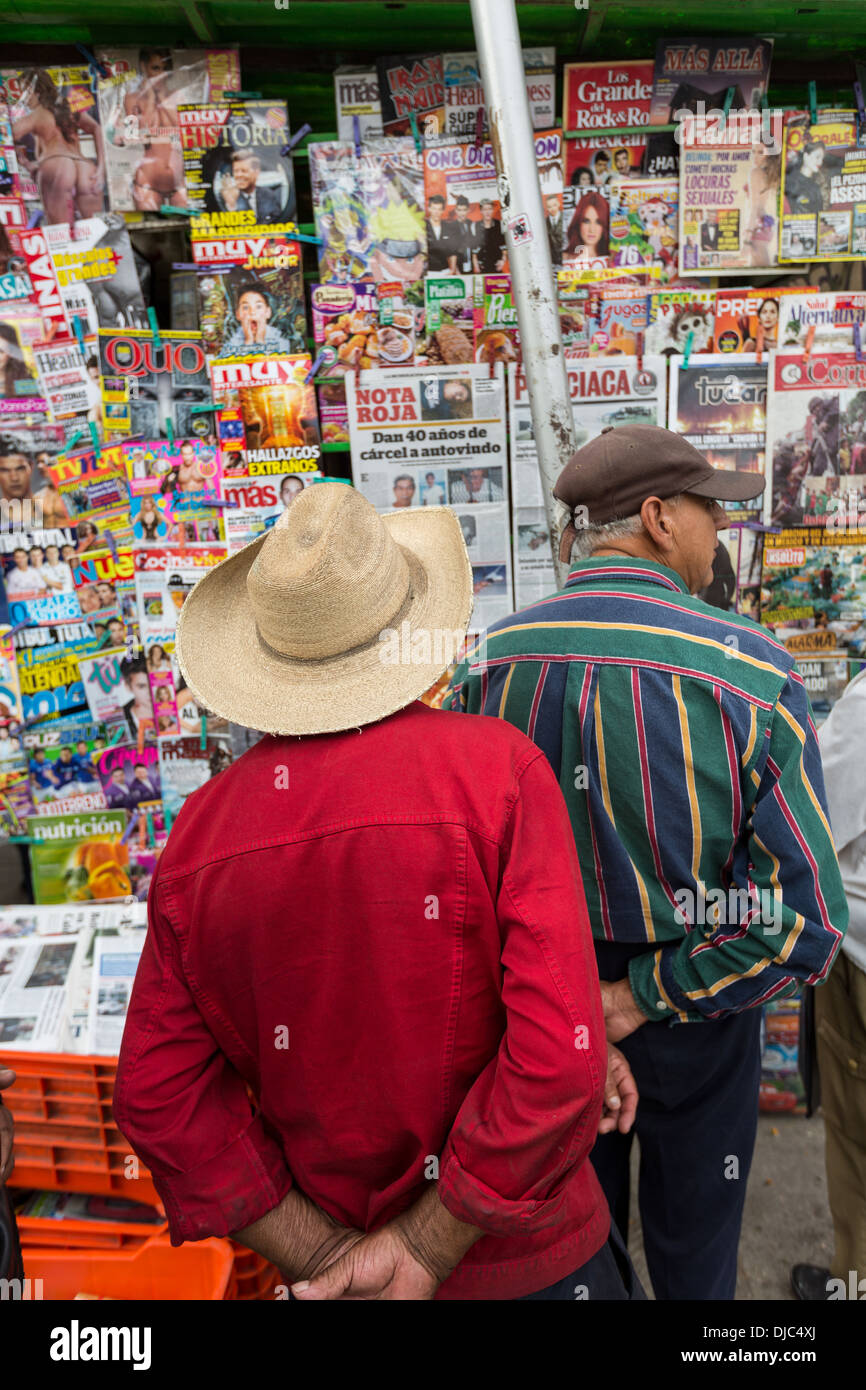 Kiosk mexico hi-res stock photography and images - Alamy