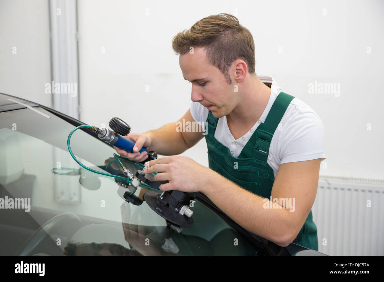 Windscreen repair hi-res stock photography and images - Alamy