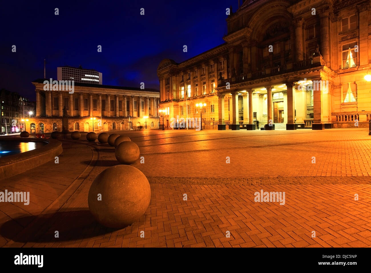 Birmingham council house history hi-res stock photography and images ...