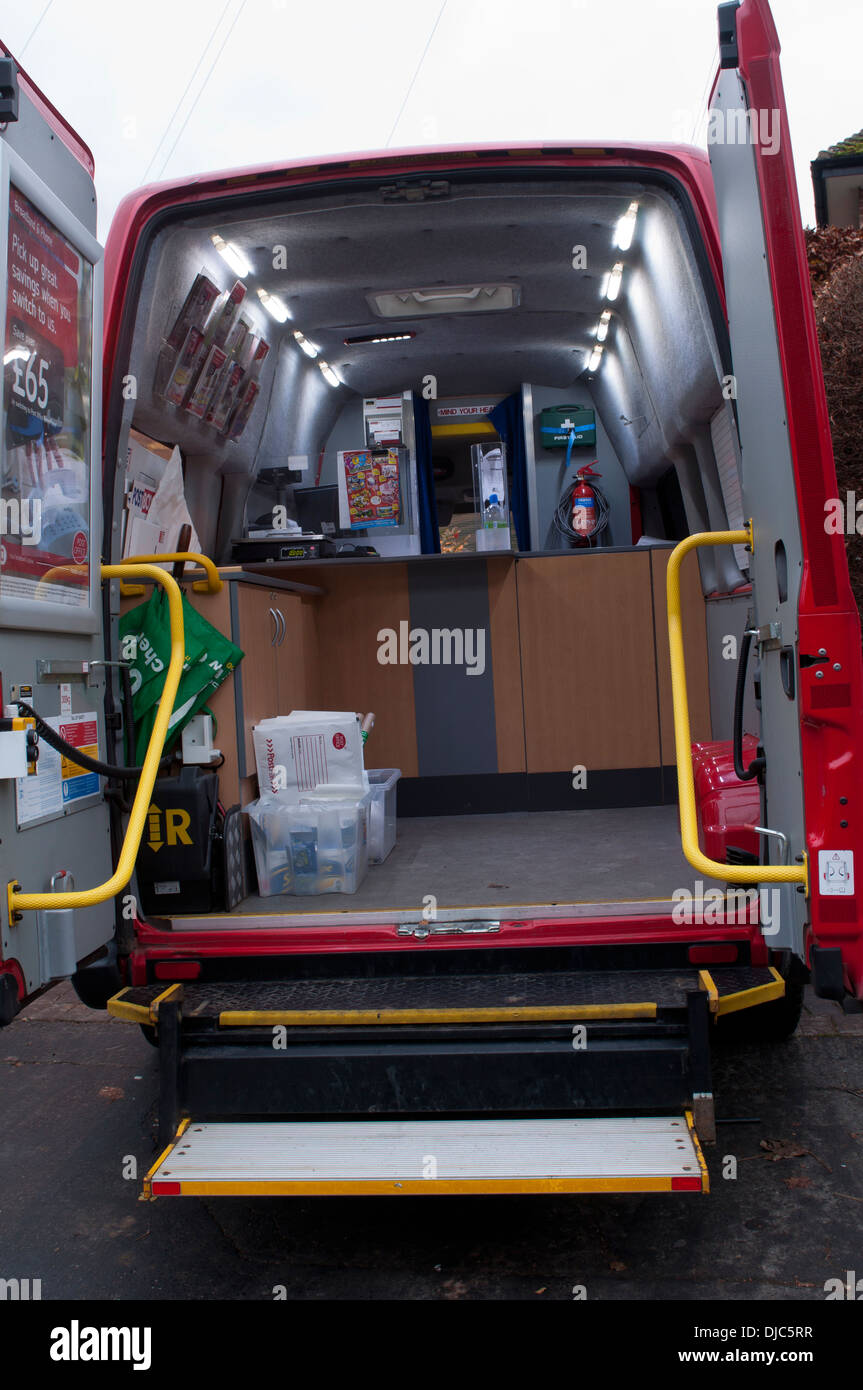 Post office england inside hi-res stock photography and images - Alamy
