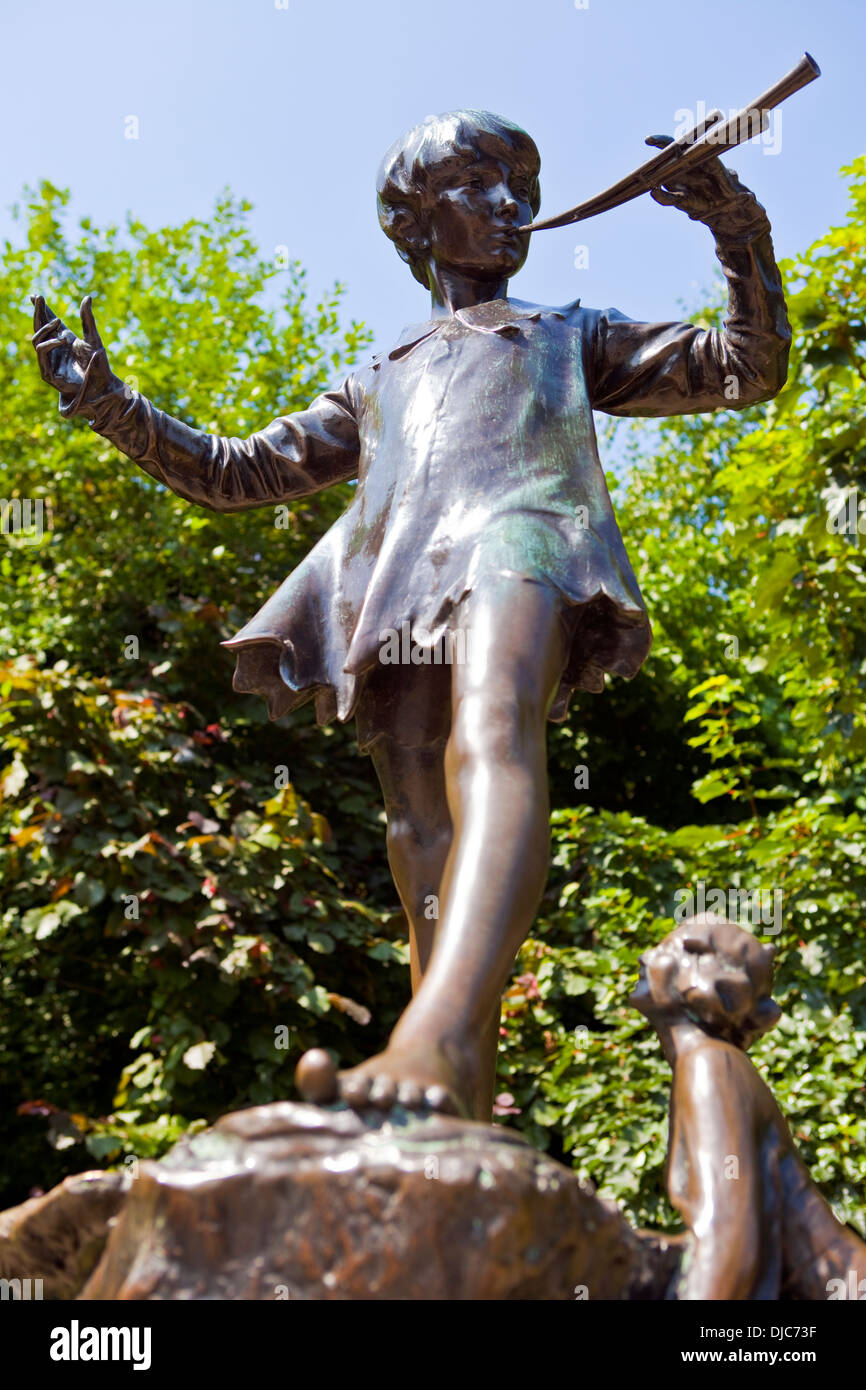 The famous Peter Pan statue in Kensington Gardens, London Stock Photo ...