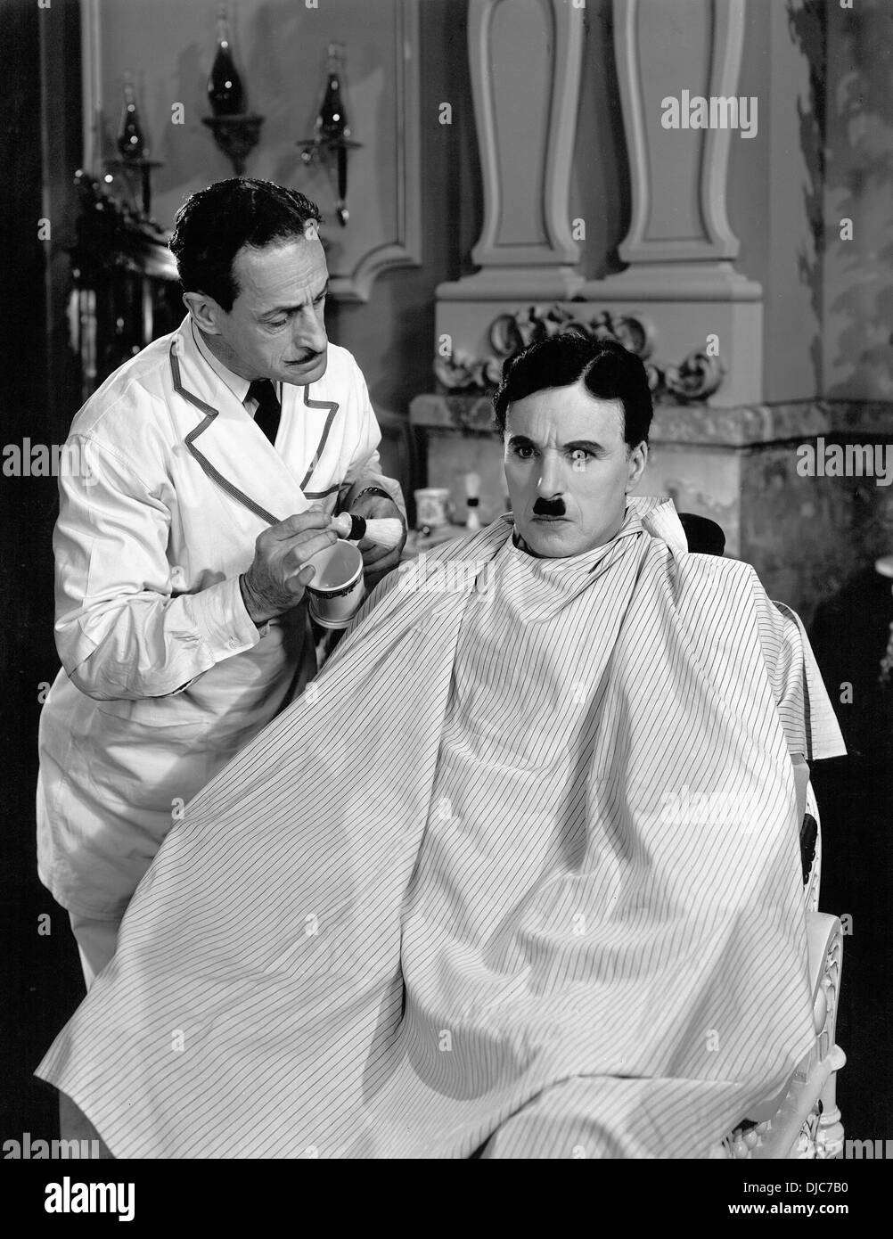 Charlie chaplin black and white hi-res stock photography and images - Alamy