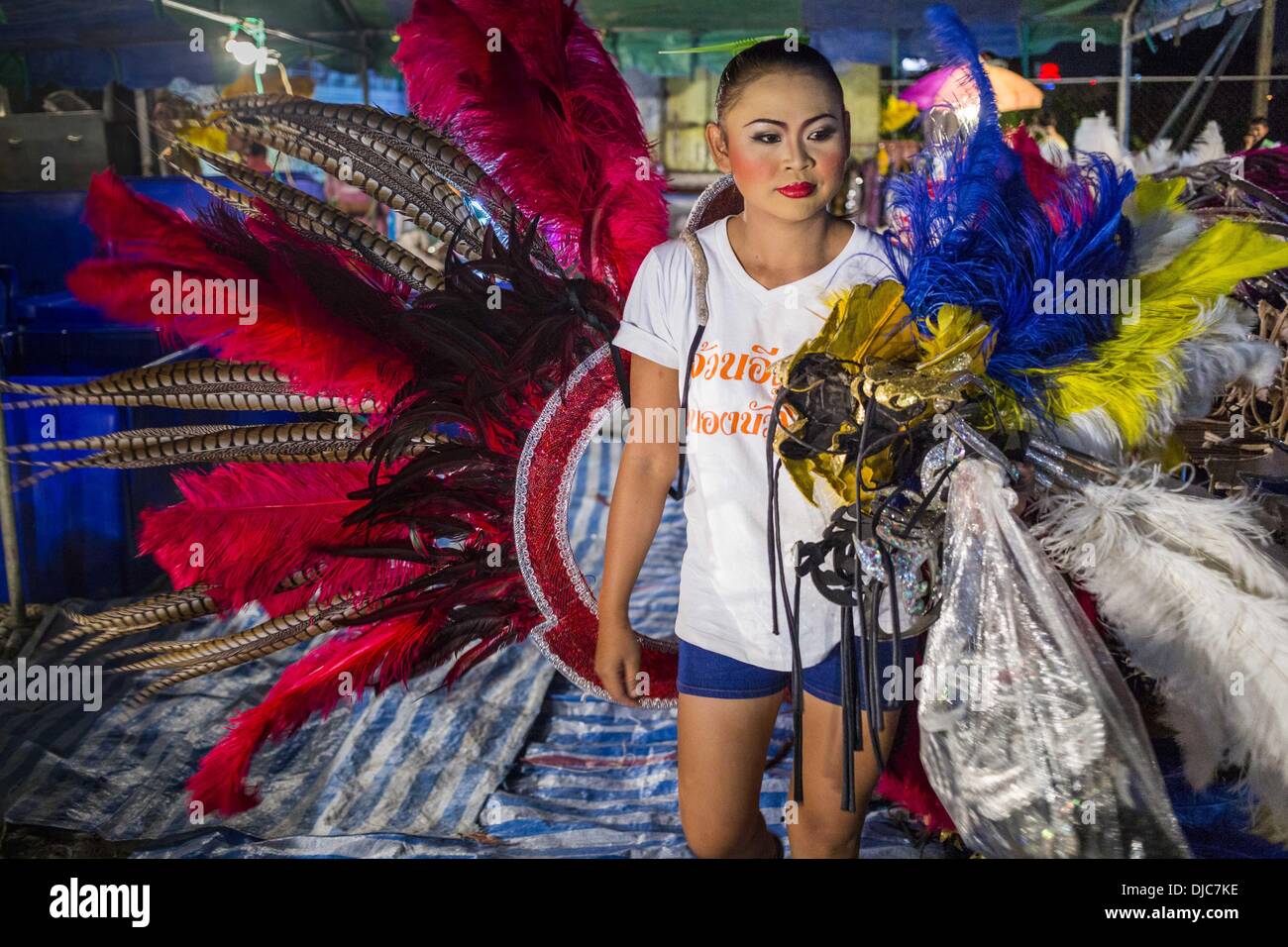 Bangkok, Thailand. 23rd Nov, 2013. A cast member of the Prathom ...