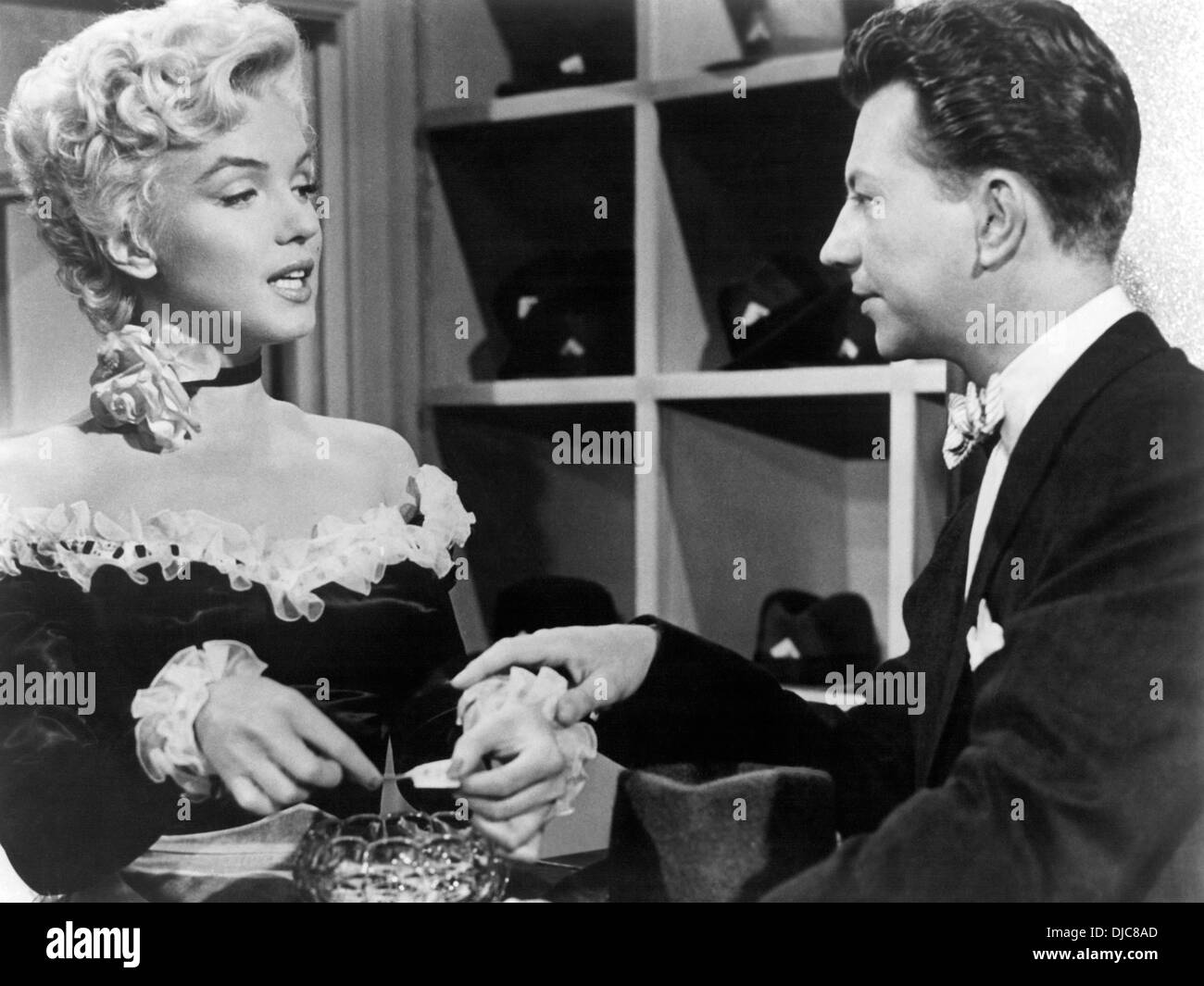 Marilyn Monroe Portrait Black and White Stock Photos & Images - Alamy
