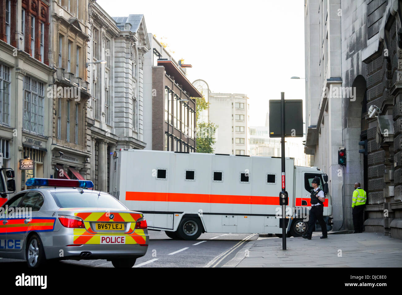 High security police convoy arrival hi-res stock photography and images ...