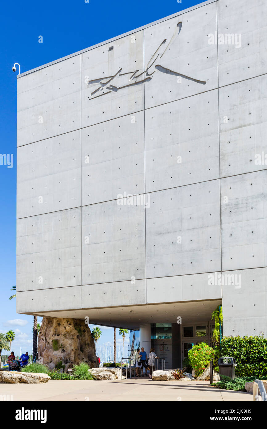 Entrance to The Dali Museum with Salvador Dali's signature on the wall ...