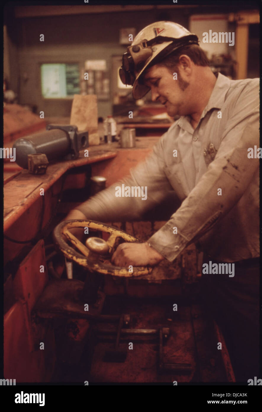 Mine maintenance workshop hi-res stock photography and images - Alamy