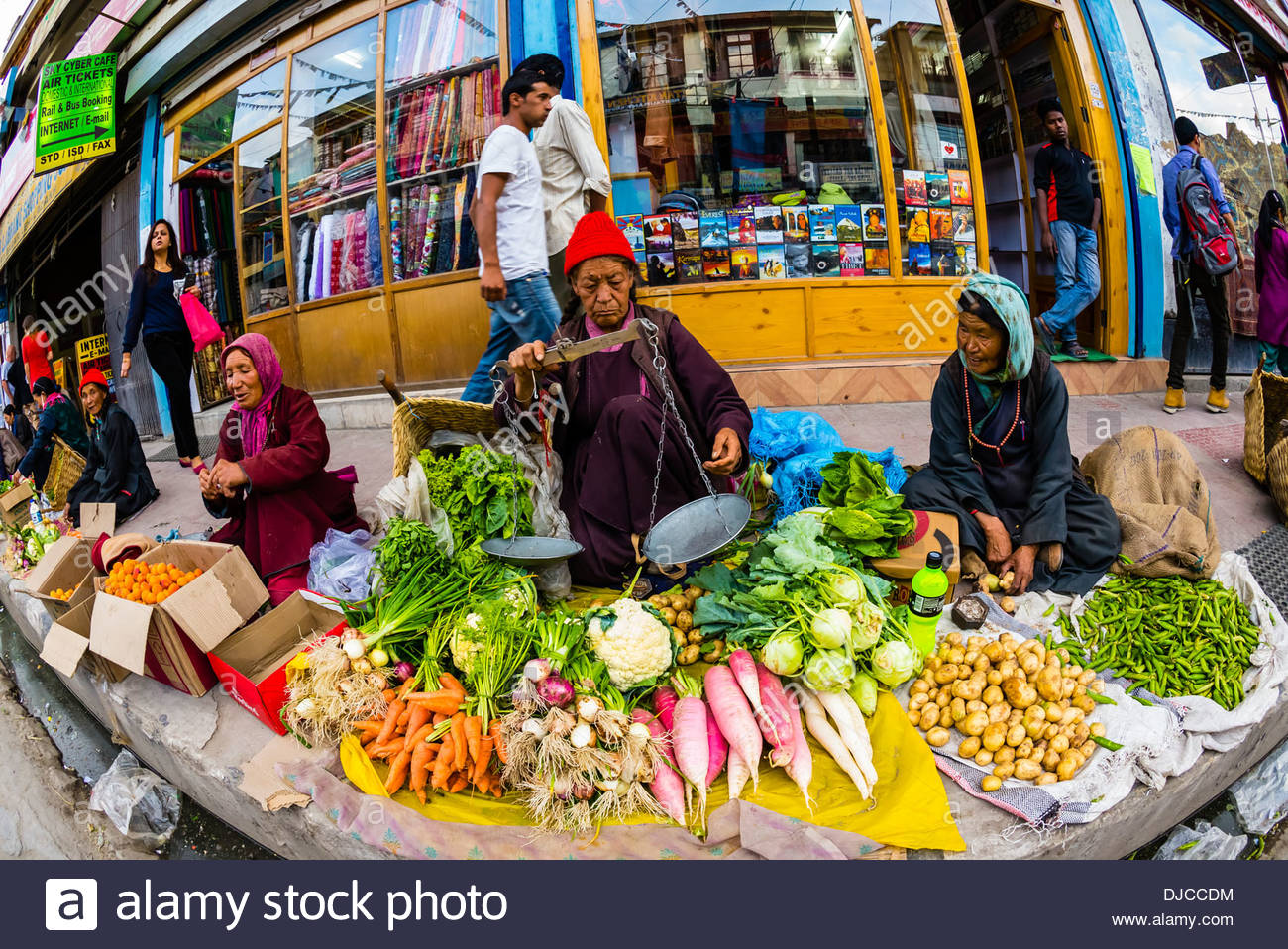 Main Market Road India Stock Photos & Main Market Road India Stock ...