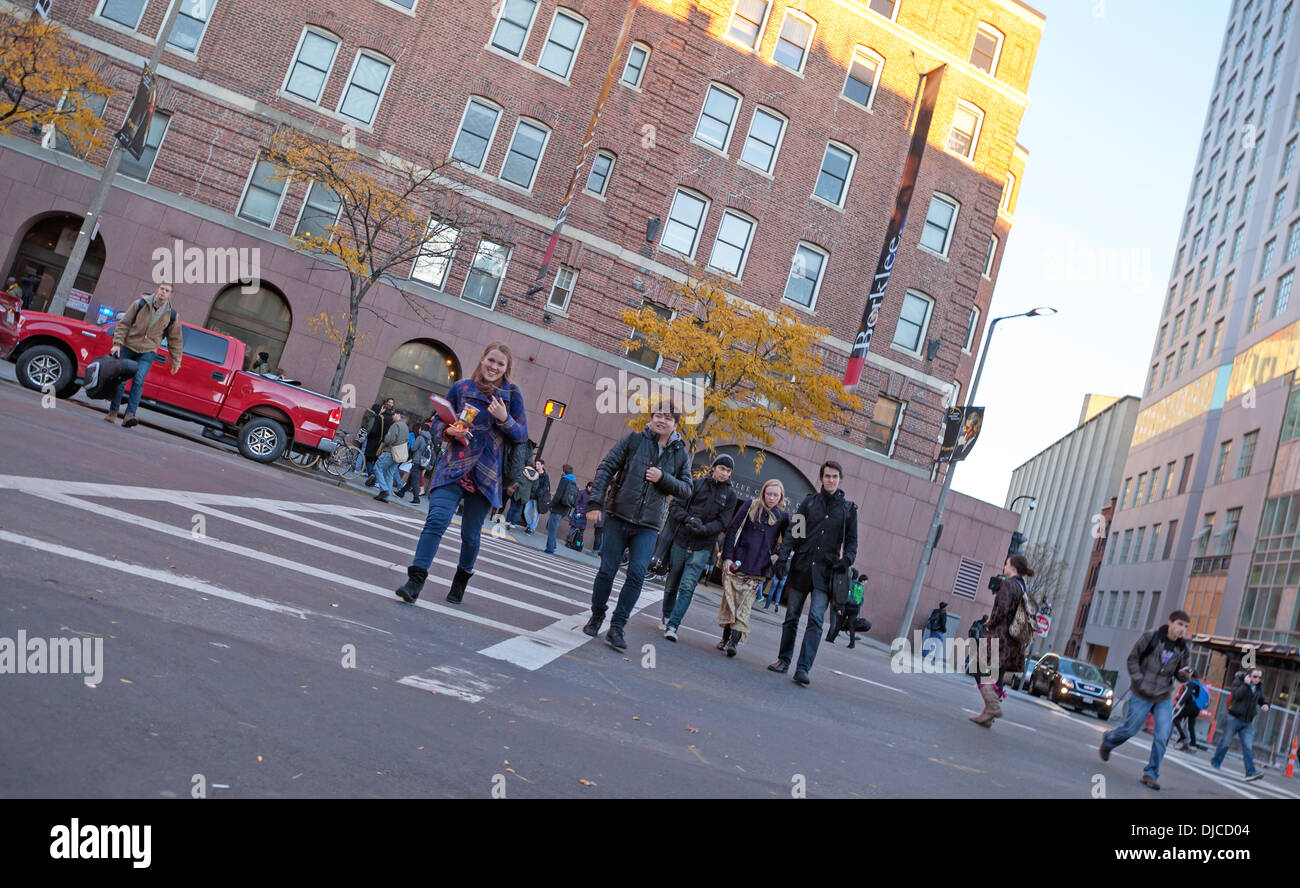 Crosswalk pedestrians hi-res stock photography and images - Alamy