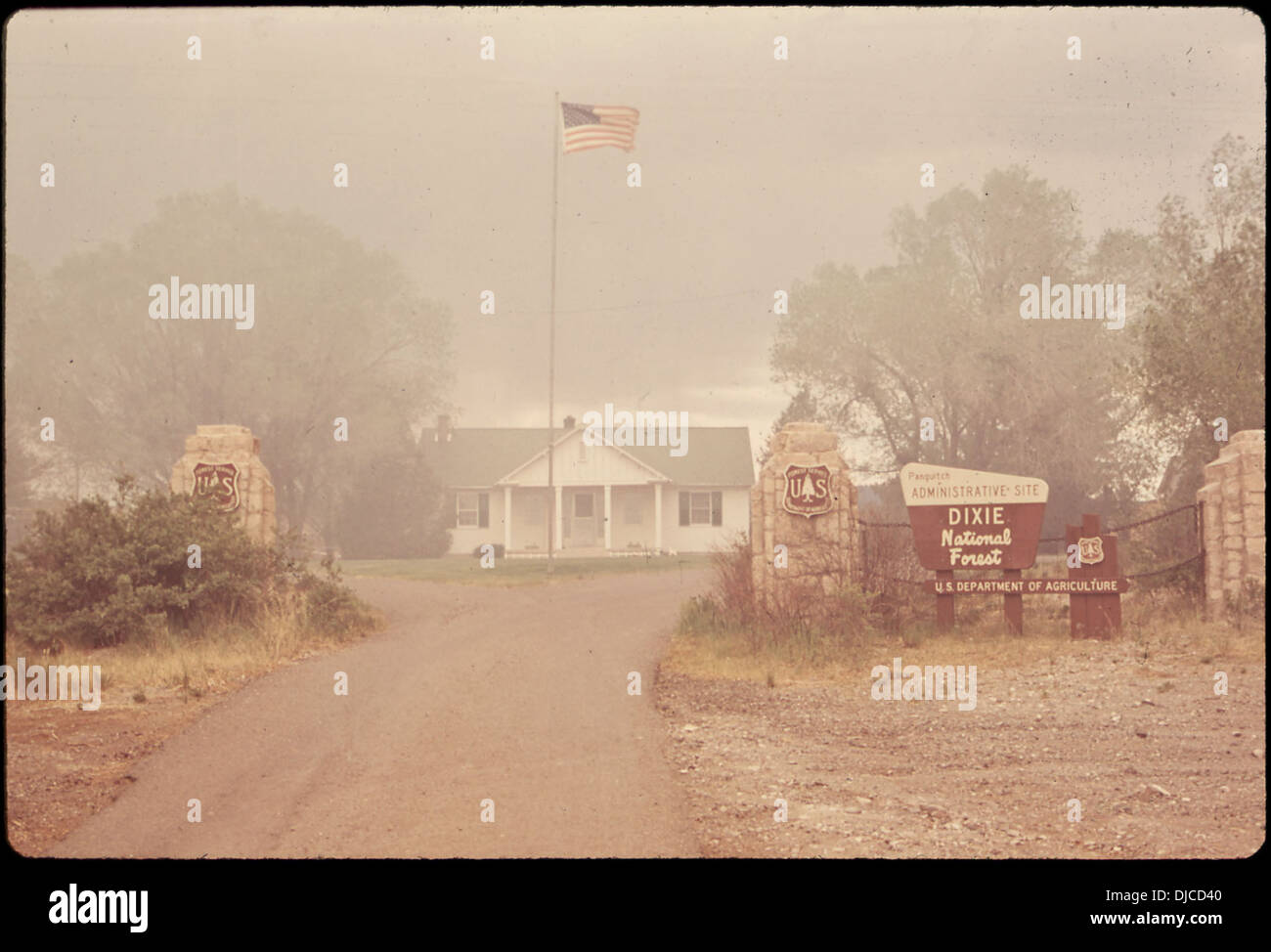 Smoke from burning building can hi-res stock photography and images - Alamy