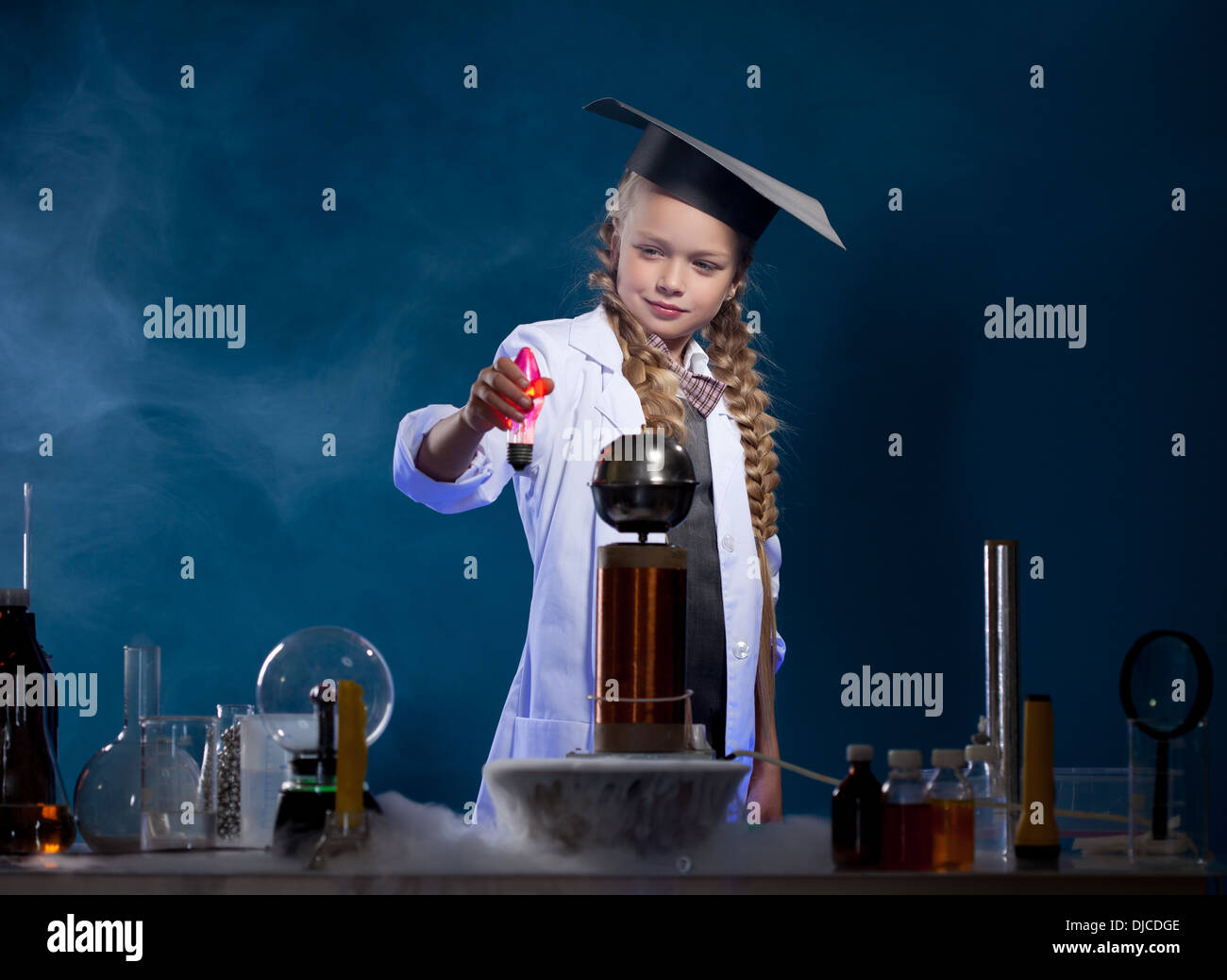 Young experiment physics hi-res stock photography and images - Alamy
