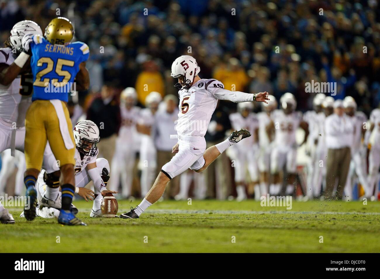 Zane gonzalez hi-res stock photography and images - Alamy