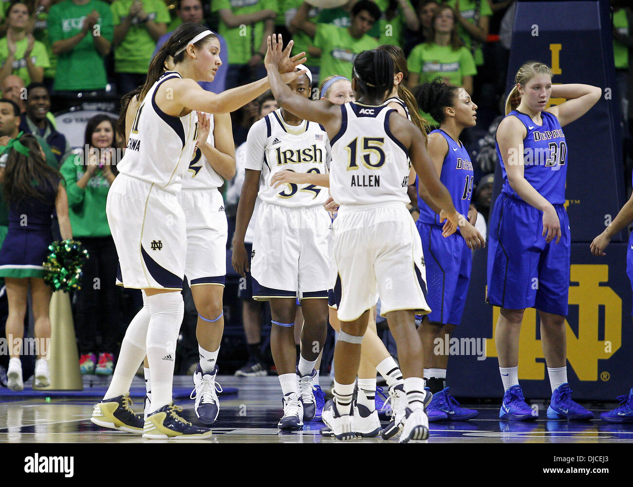 Basketball players high five hi-res stock photography and images - Alamy