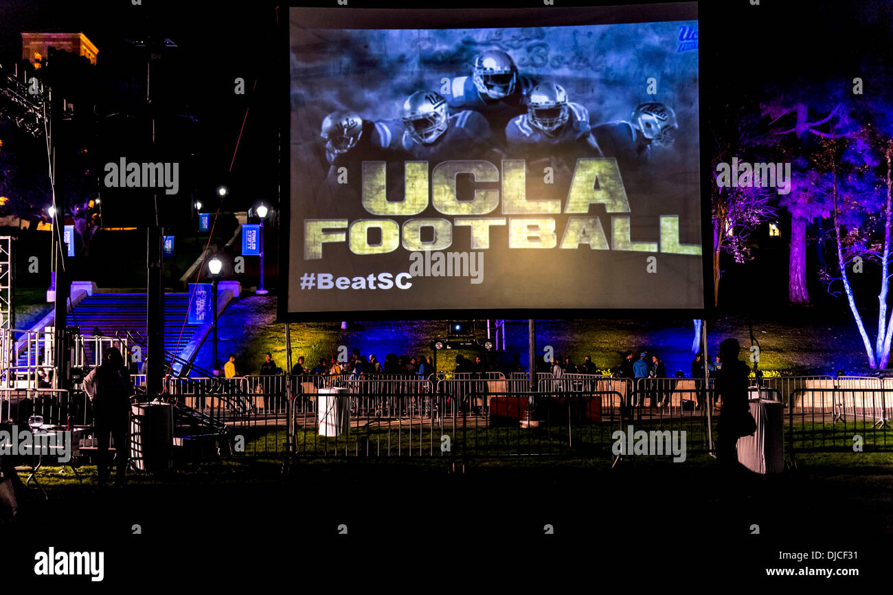 Ucla campus with students hi-res stock photography and images - Alamy