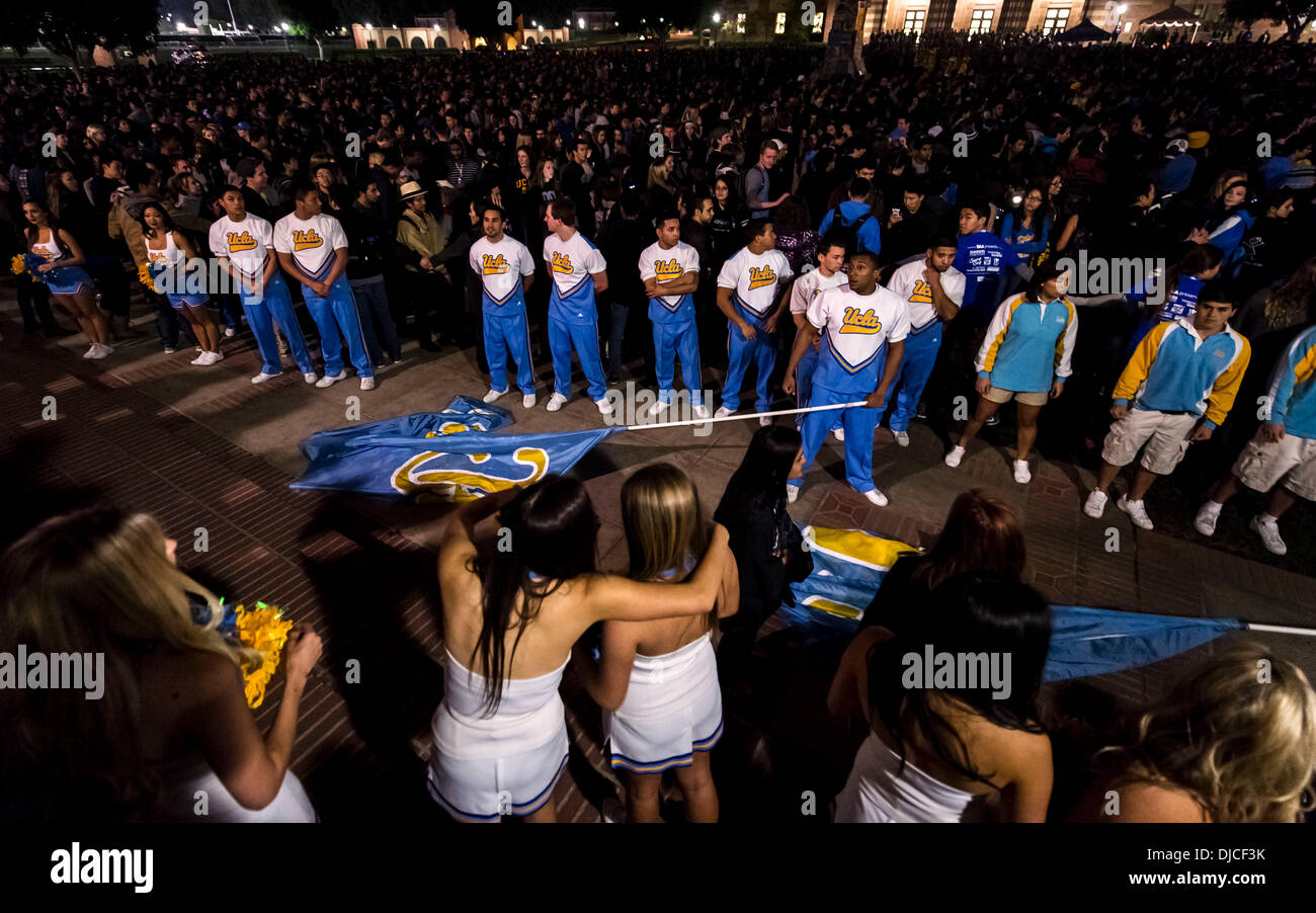 Ucla campus with students hi-res stock photography and images - Alamy
