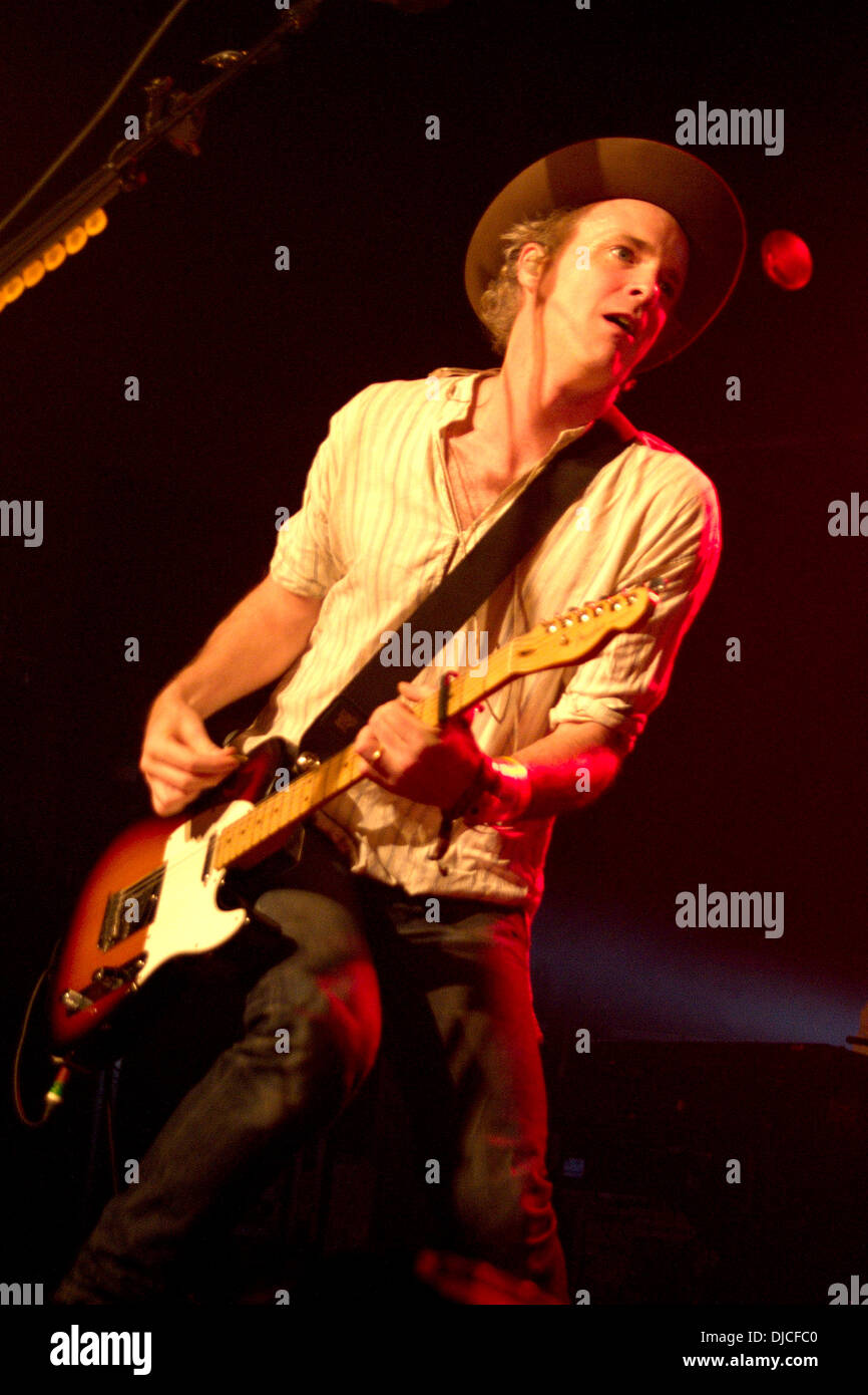 Culture live gitarrist ent hi-res stock photography and images - Alamy