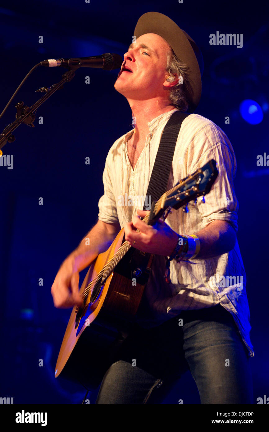 Scottish alternative rock band travis hi-res stock photography and ...