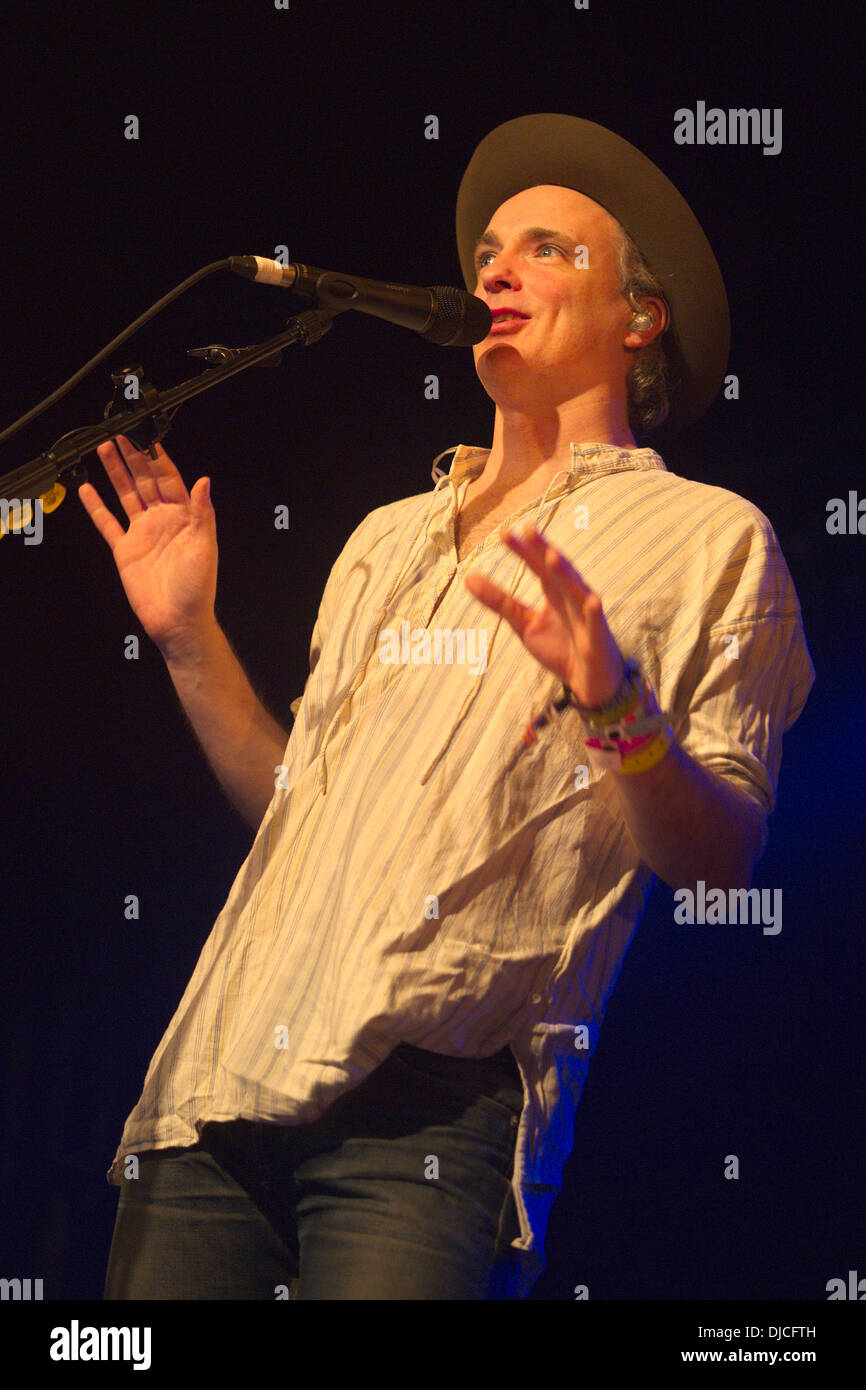 Scottish alternative rock band travis hi-res stock photography and ...