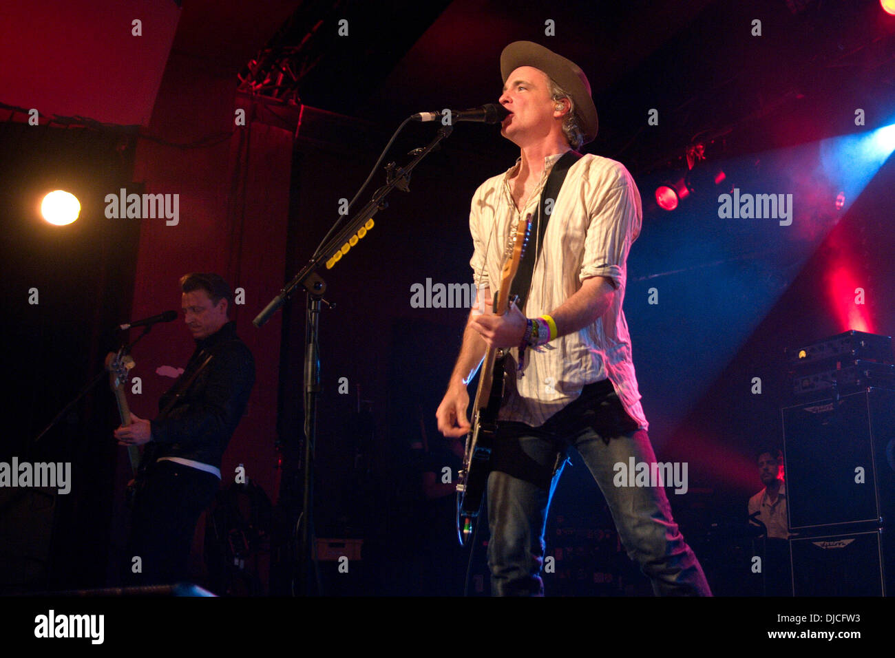 Scottish alternative rock band travis hi-res stock photography and ...
