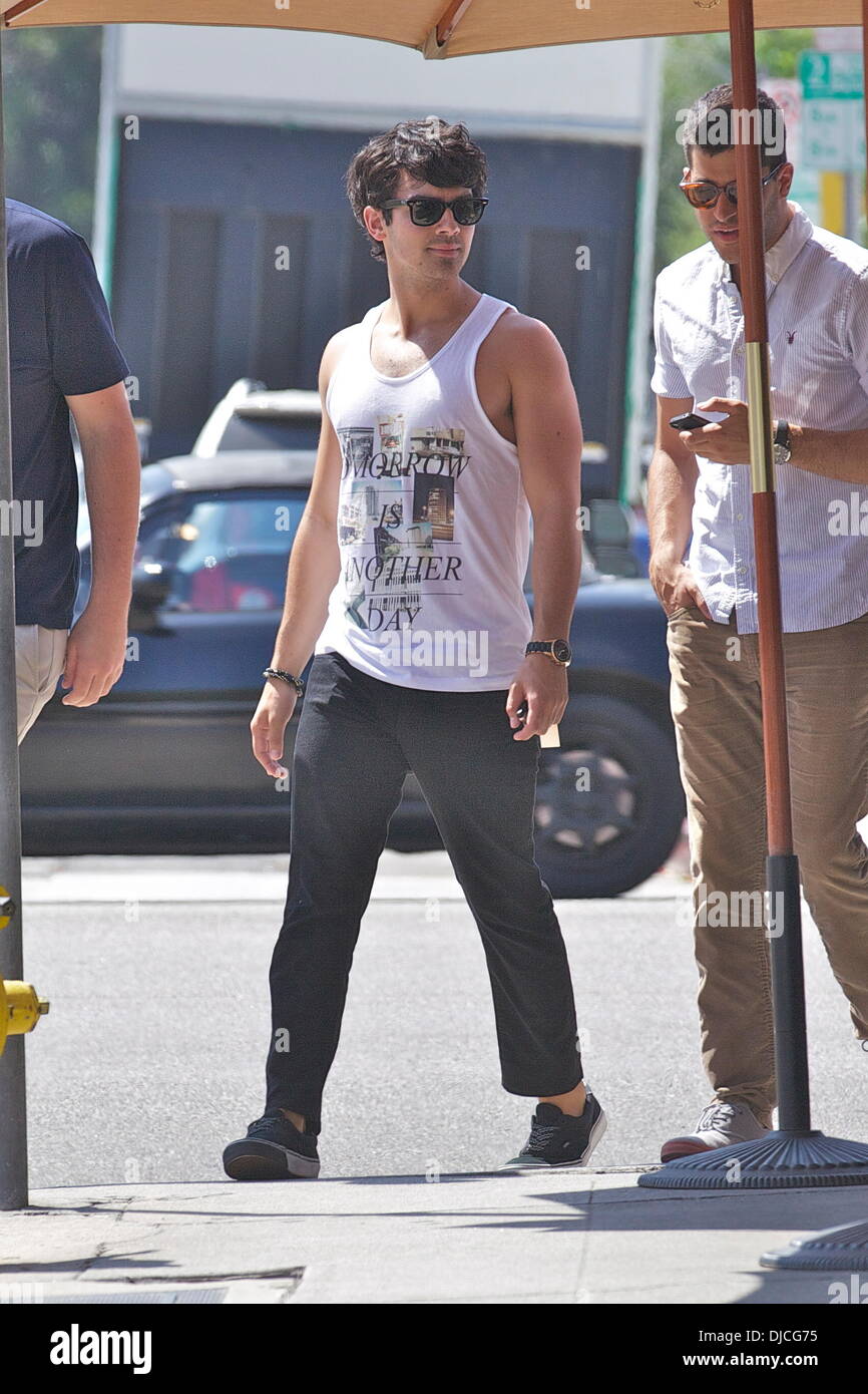 Joe Jonas wears a tank top while out for breakfast in West Hollywood ...