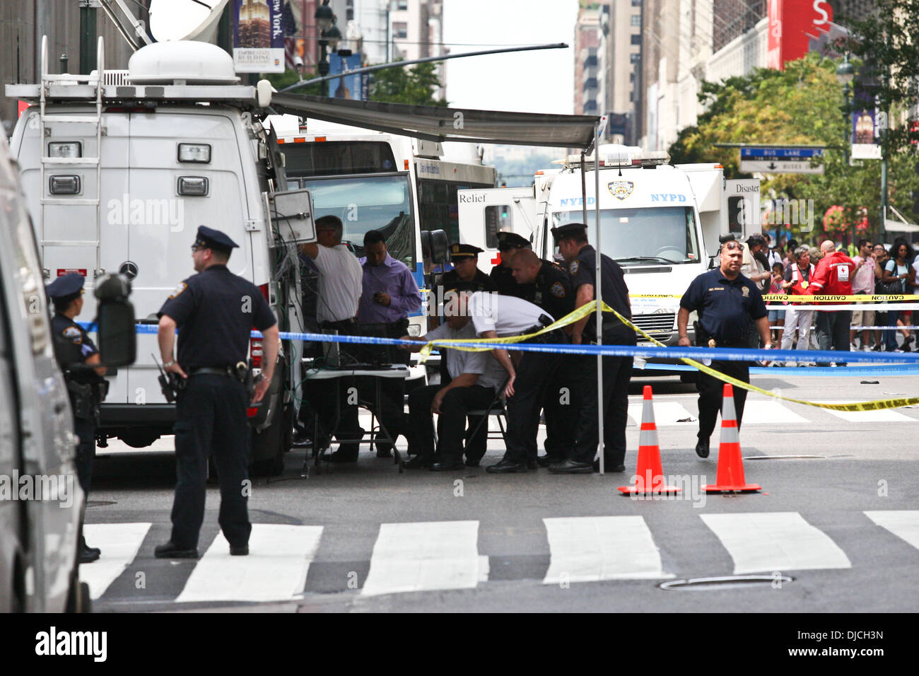 Atmosphere New York Police Department command post at the scene of a ...