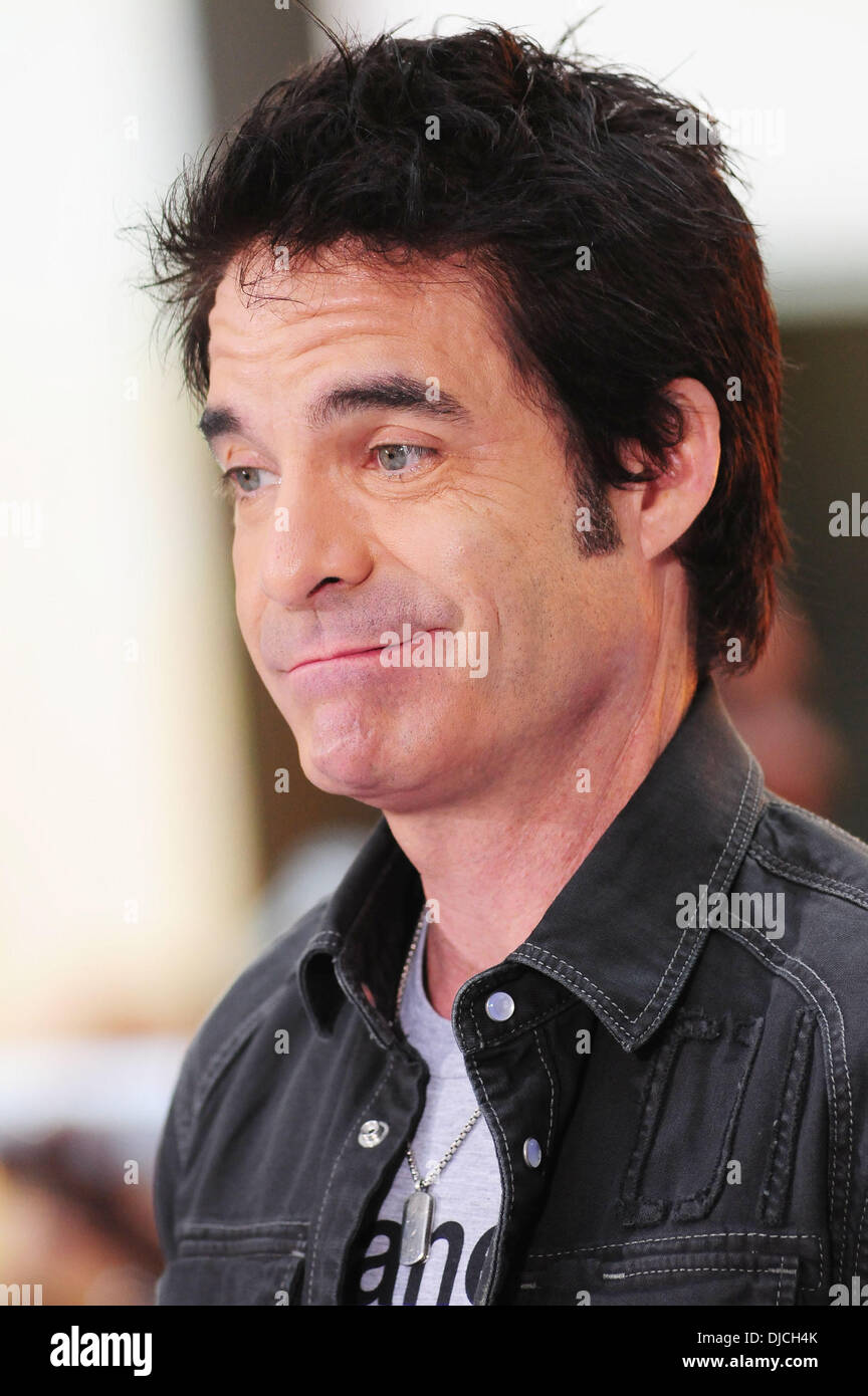 Pat Monahan Train performing live during the 'Today Show' Summer ...