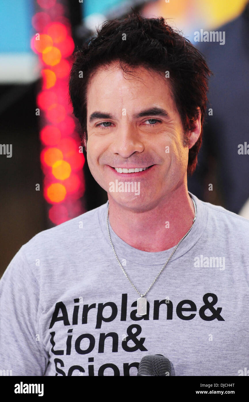 Pat Monahan Train performing live during the 'Today Show' Summer ...