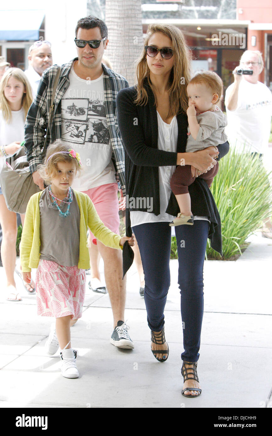 Jessica Alba, Cash Warren, Honor Marie warren, and Haven Garner Warren ...