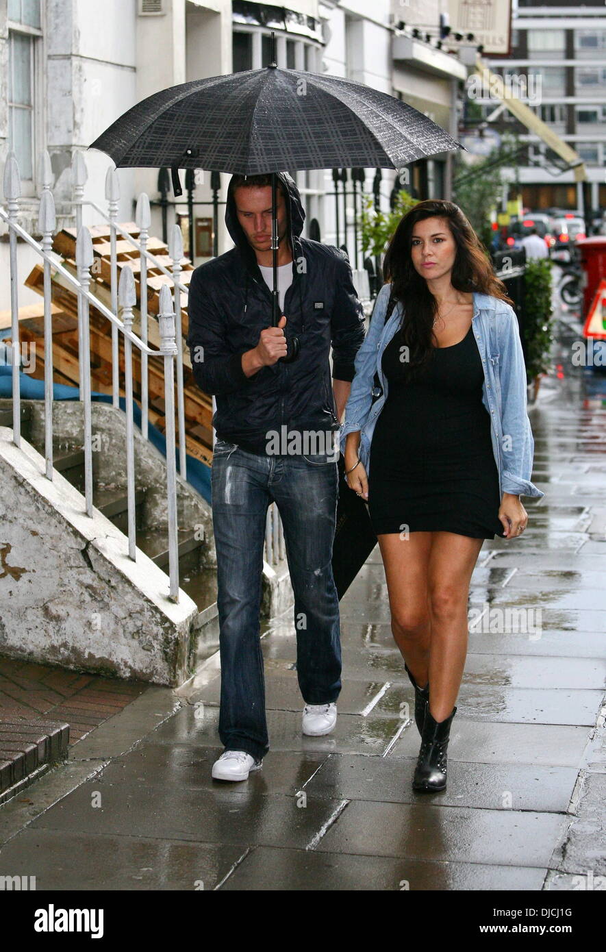 Adam Horsley and Imogen Thomas Imogen Thomas showing off her baby bump ...