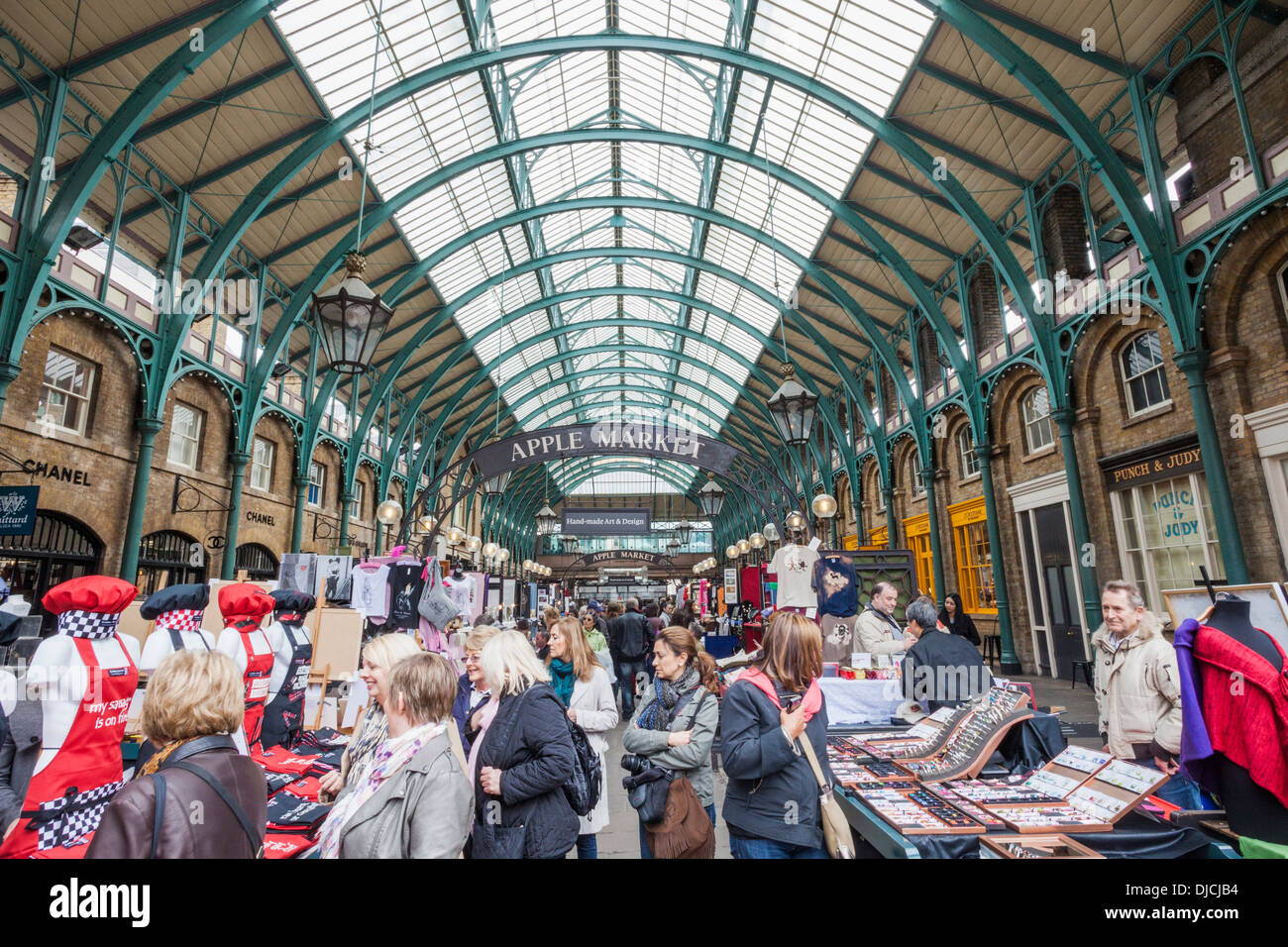 Covent garden interior hi-res stock photography and images - Alamy