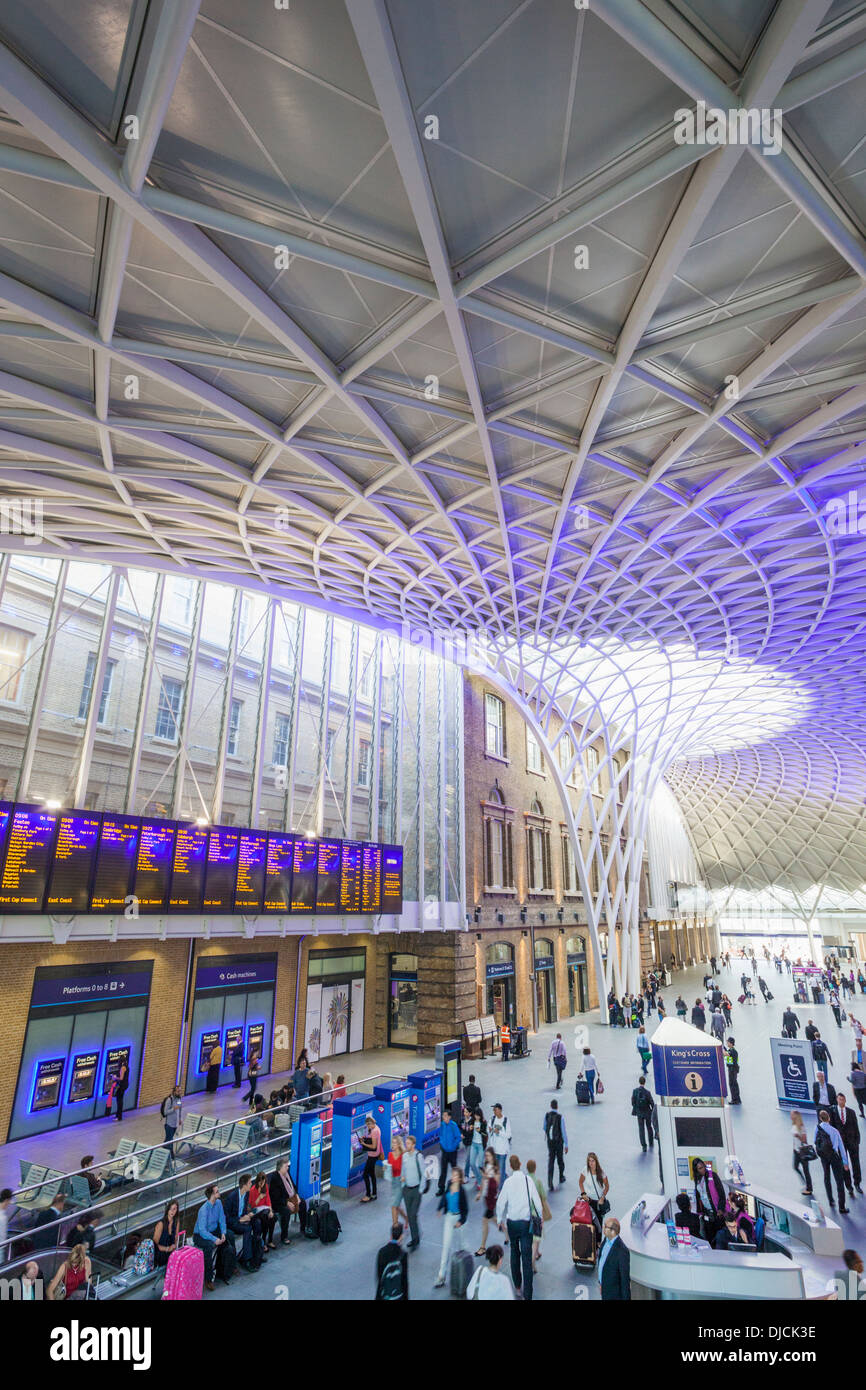 England, London, Kings Cross, Kings Cross Station, Station Concourse ...