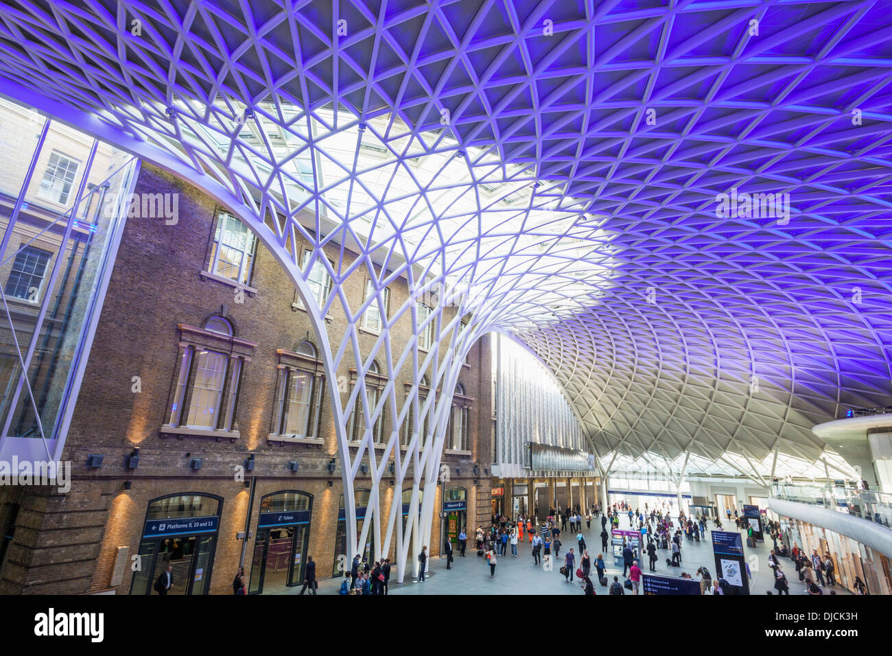 England, London, Kings Cross, Kings Cross Station, Station Concourse ...
