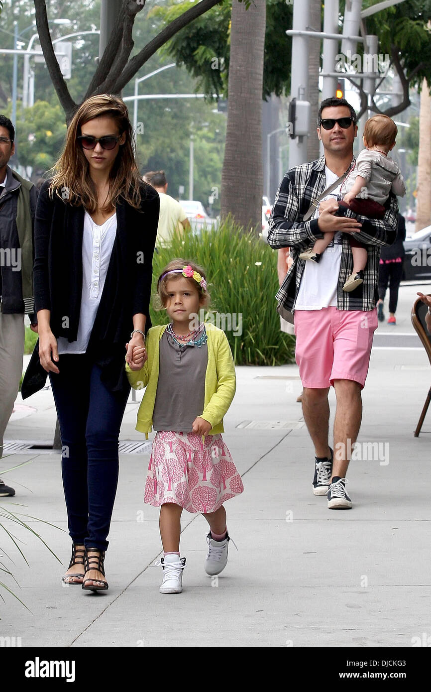 Jessica Alba, Cash Warren, Honor Marie Warren, and Haven Garner Warren ...