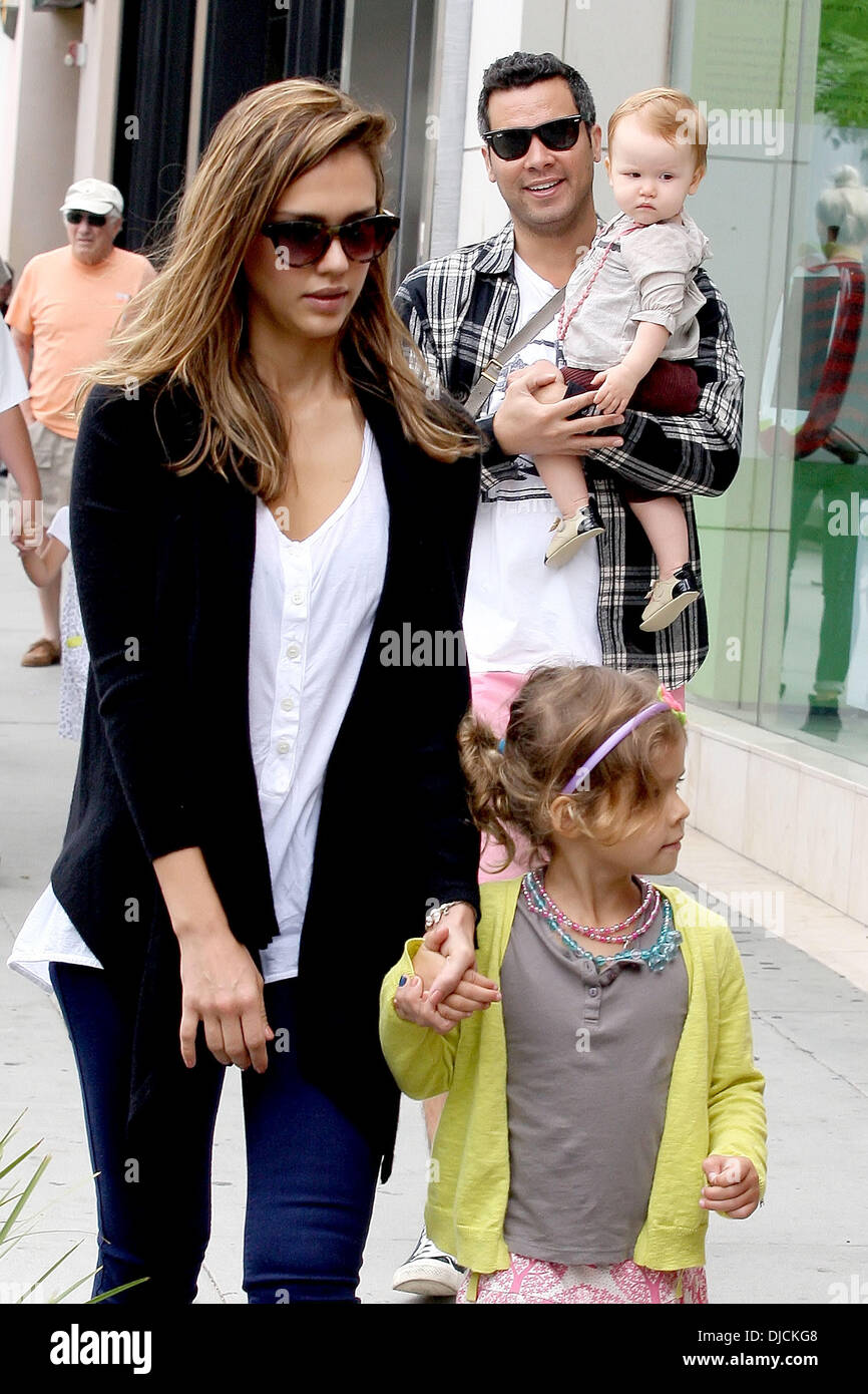 Jessica Alba, Cash Warren, Honor Marie Warren, and Haven Garner Warren ...