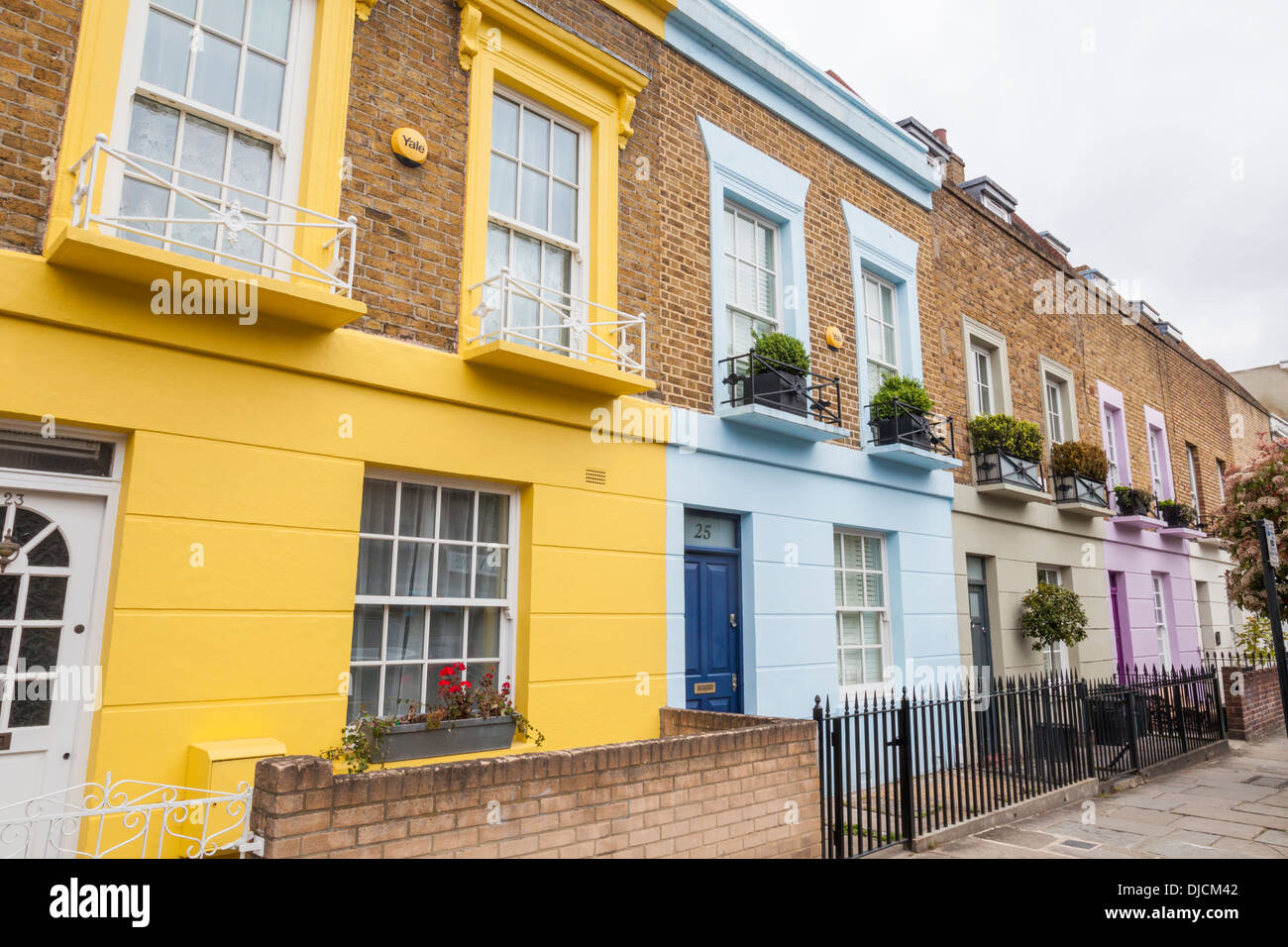Camden colourful houses hi-res stock photography and images - Alamy