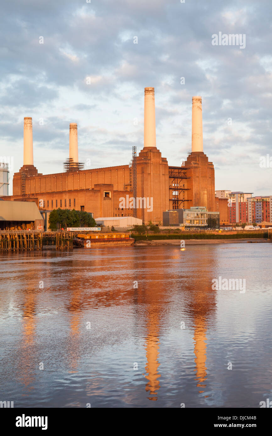 England, London, Battersea Power Station and River Thames Stock Photo ...