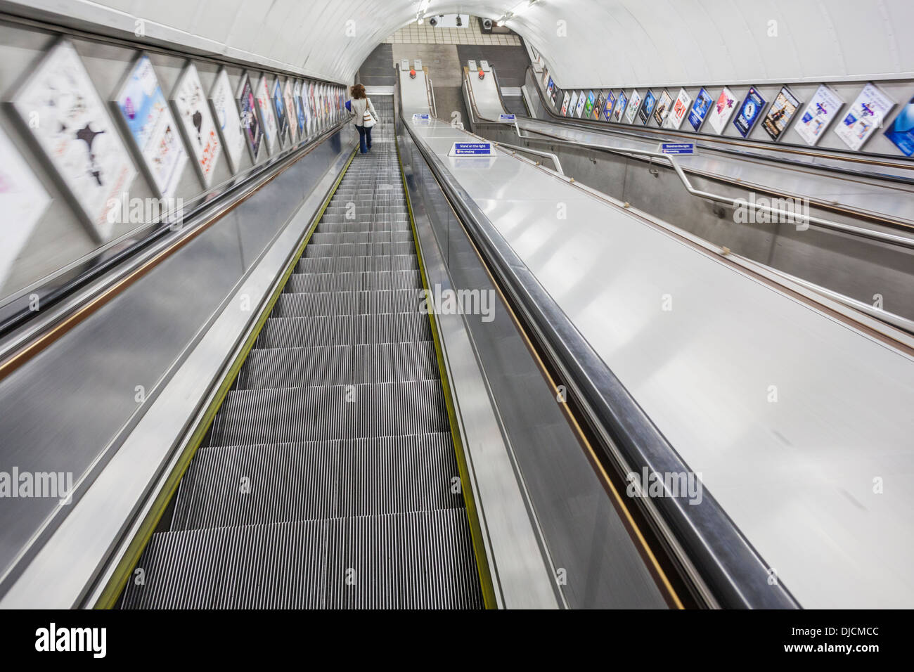 London underground escalator escalators hi-res stock photography and ...