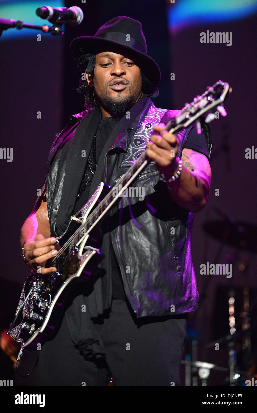 D'Angelo performs live at the American Airlines Arena as part of 'The ...