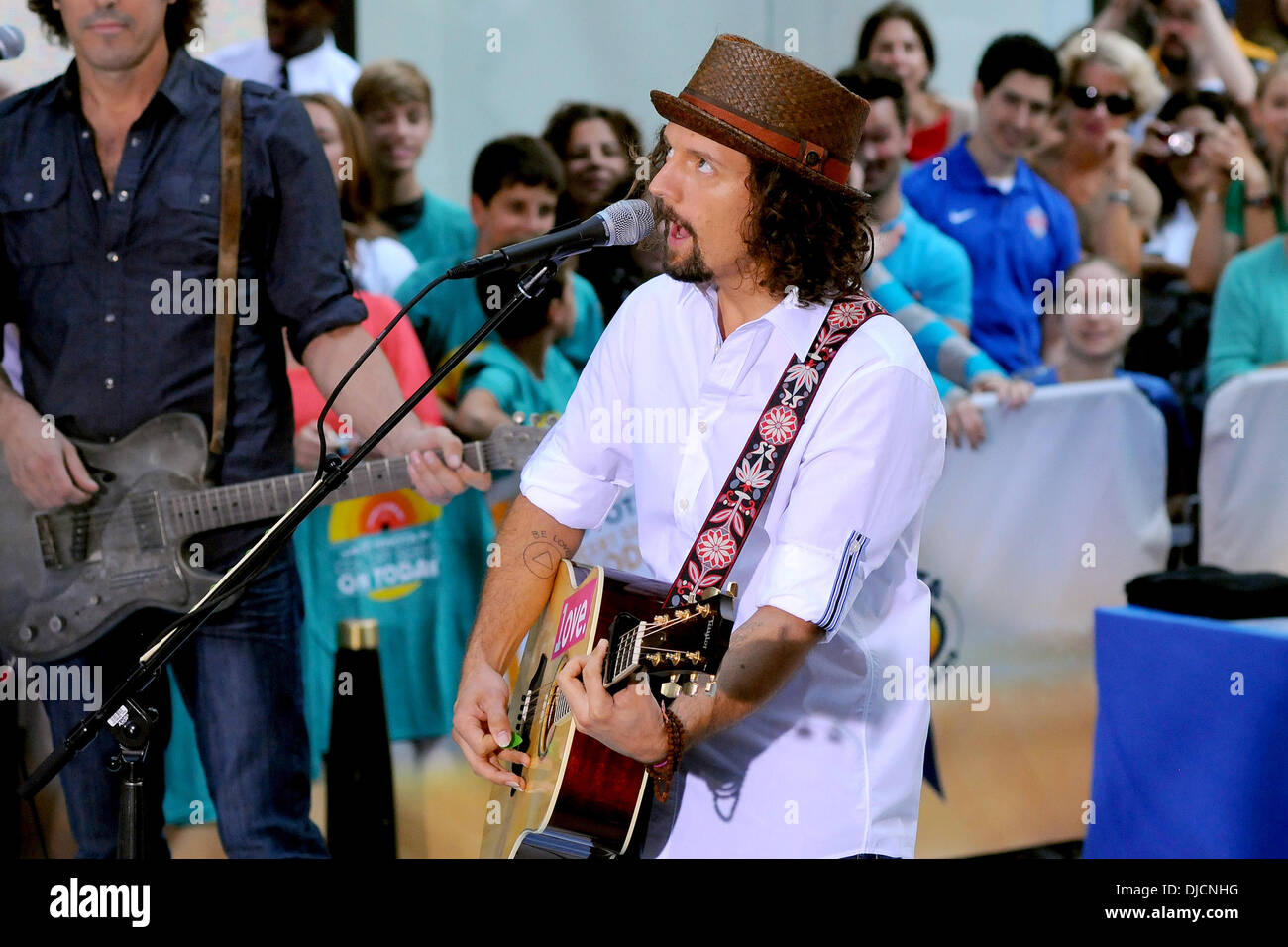 Jason Mraz performing live at the Toyota Concert Series on 'Today' New ...