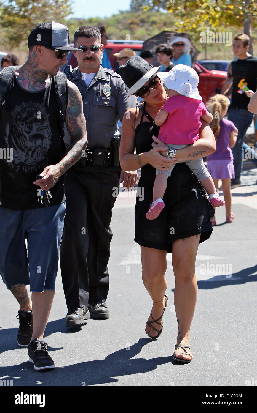 Pink aka Alecia Beth Moore, Willow Sage Hart, and Carey Hart Pink ...