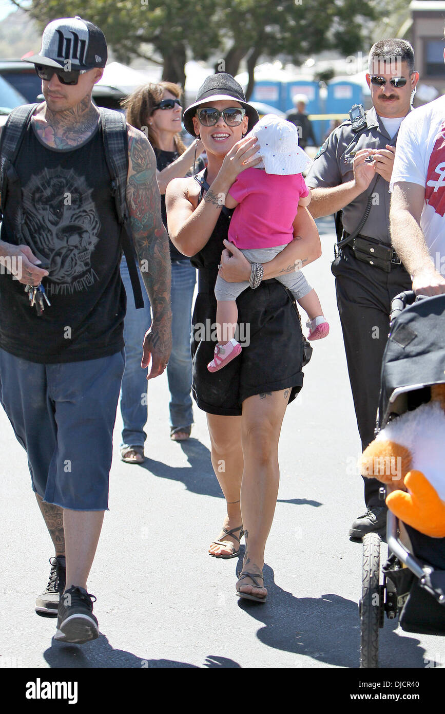 Pink aka Alecia Beth Moore, Willow Sage Hart, and Carey Hart Pink ...