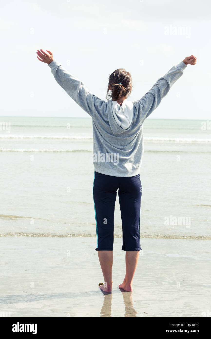 Opening arms hi-res stock photography and images - Alamy