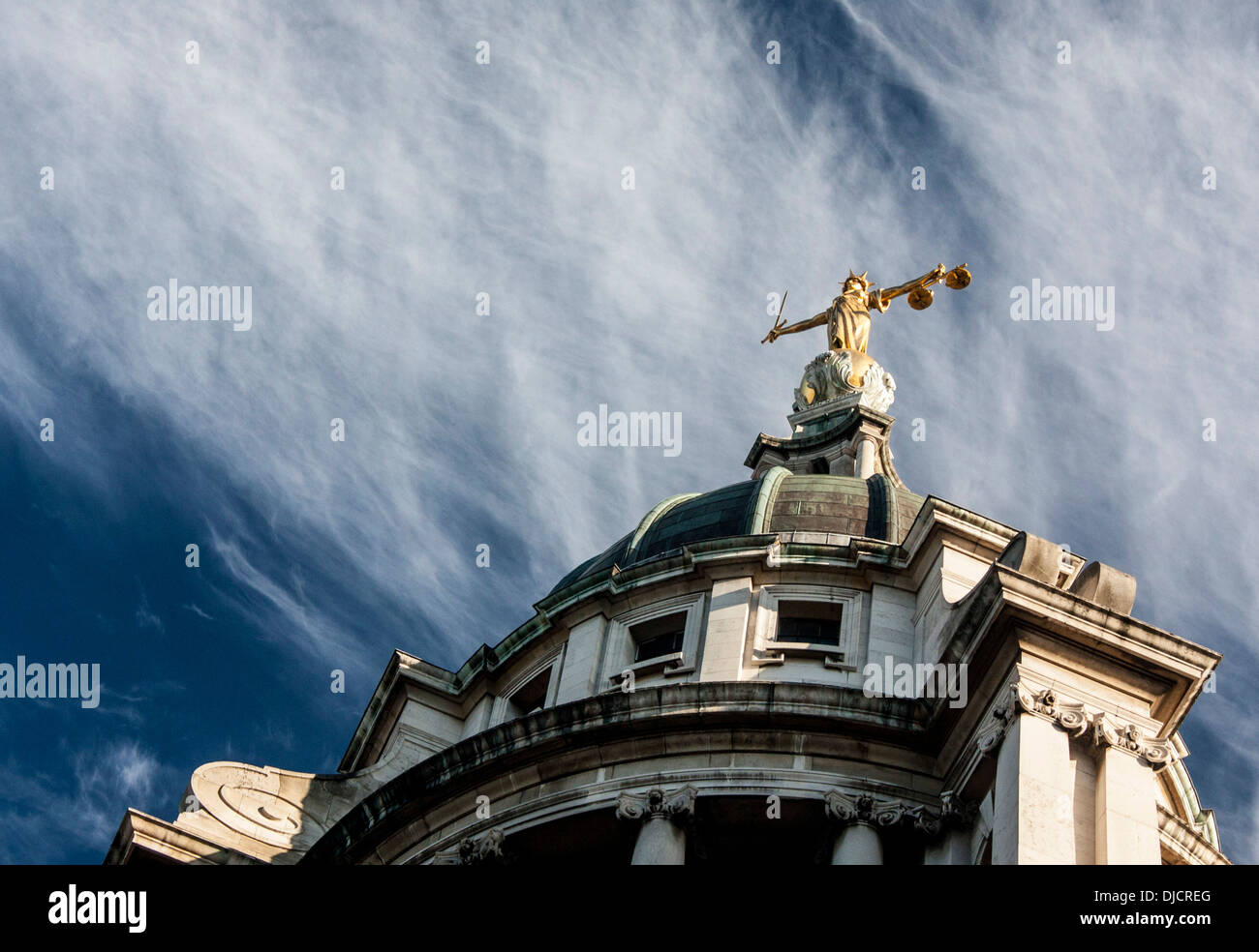 Lady justice old bailey hi-res stock photography and images - Alamy