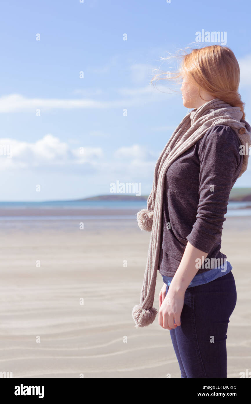 Woman and the sea hi-res stock photography and images - Alamy