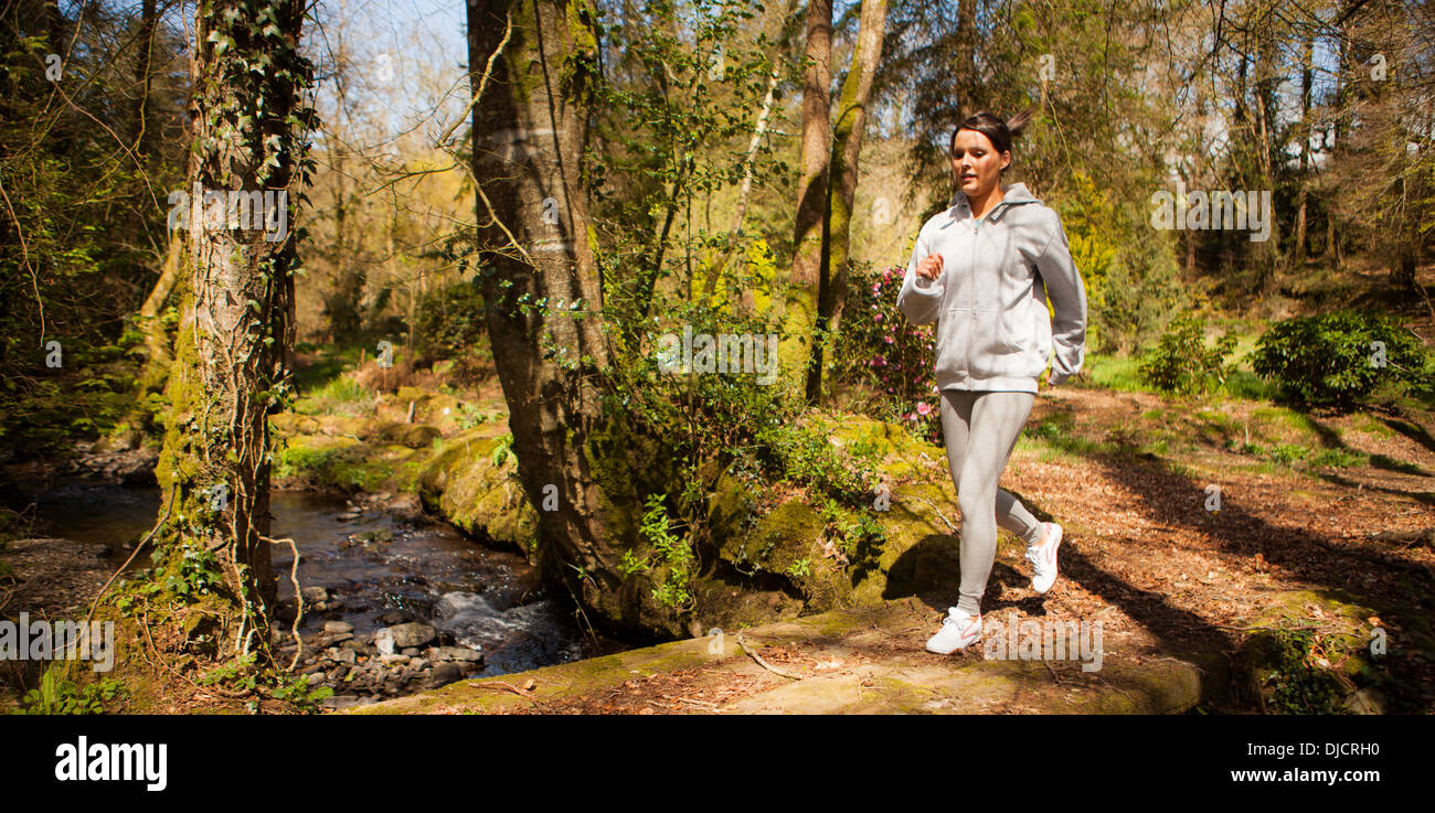 Woman brown hair running hi-res stock photography and images - Alamy
